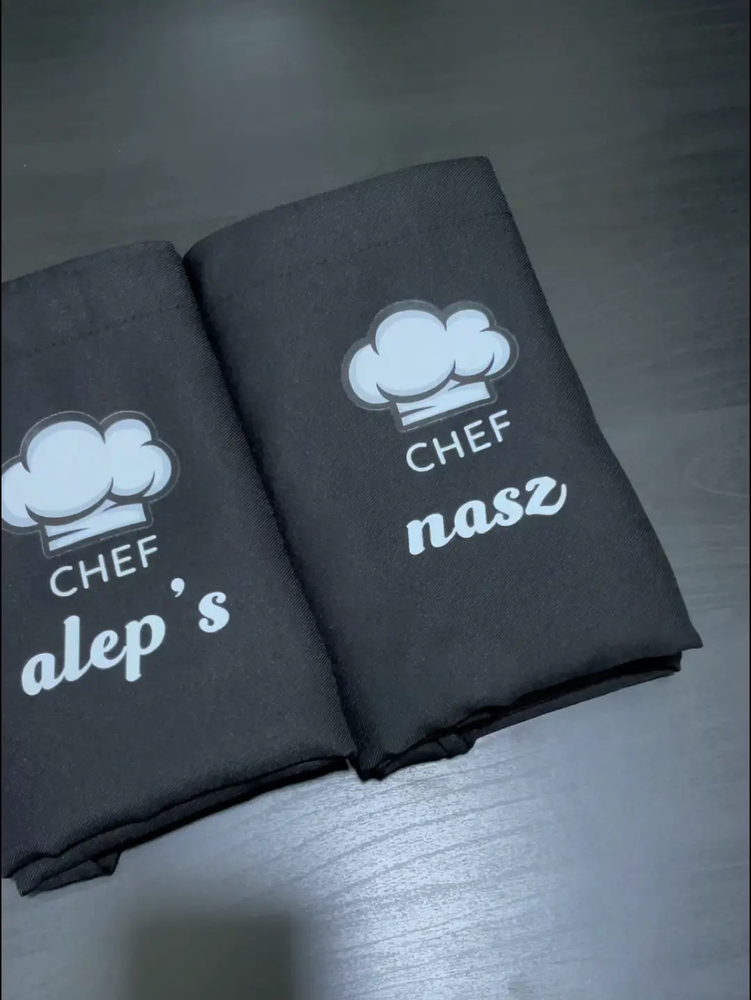 Chef apron for alep and nasz🖤 | Video diterbitkan oleh Jom Customize | Lemon8