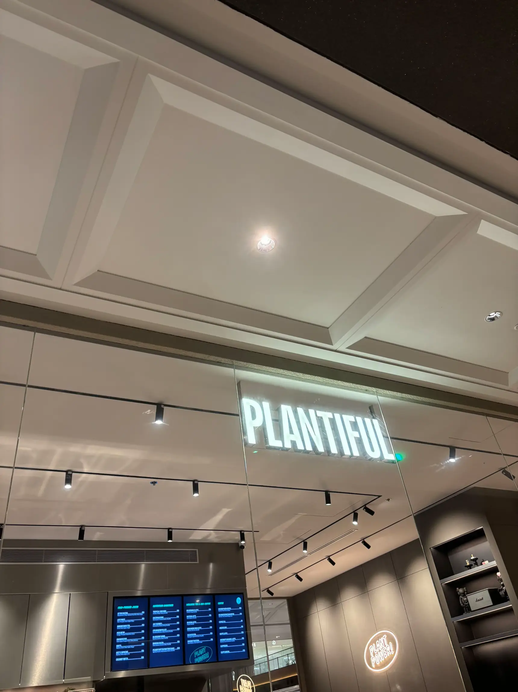 Plantiful ร้านน้ำปั่นคนสวยที่เค้าว่าคือ Erewhon เมืองไทย! 🏝🍋🥰 | แกลเลอ ...