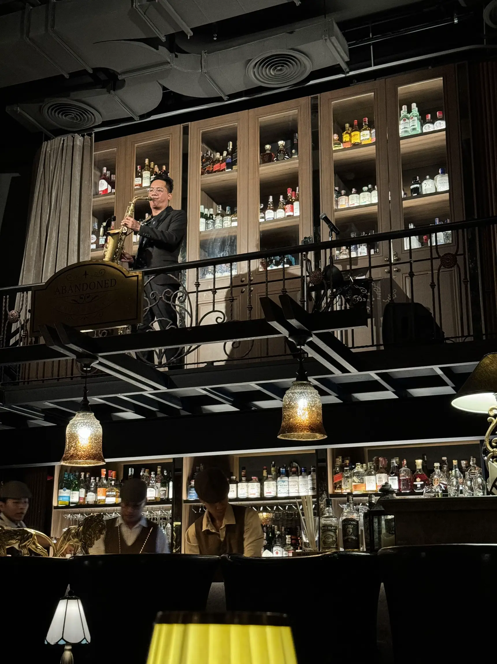 บาร์ลับชั้นใต้ดิน gangster themed bar 👀 | แกลเลอรีที่โพสต์โดย Oommimm ...