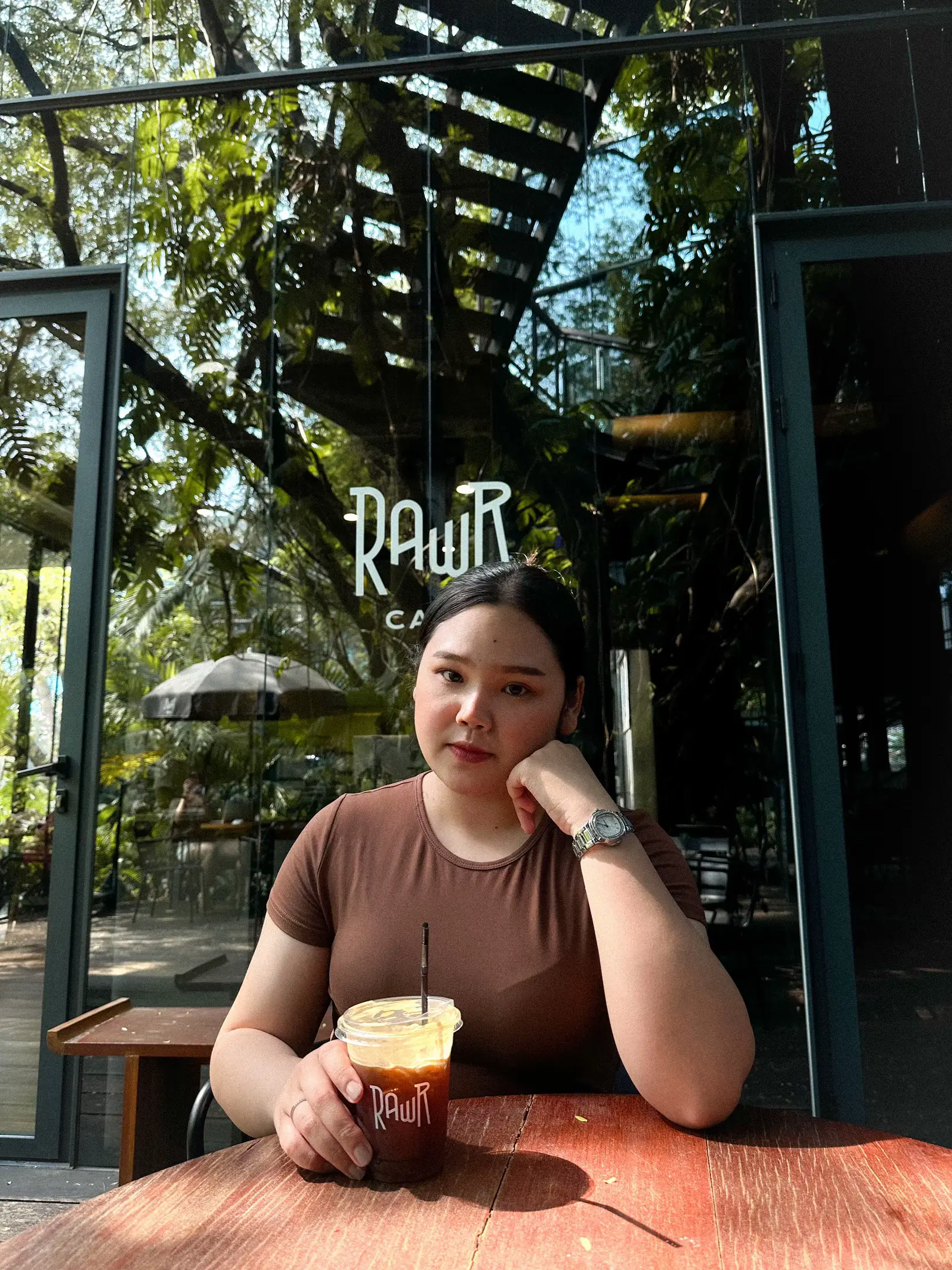 RAWR Cafe คาเฟ่ในกรุงเทพ คาเฟ่ติดbts | แกลเลอรีที่โพสต์โดย Kasama | Lemon8