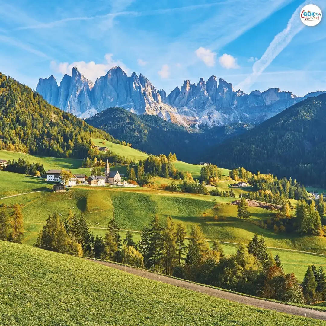 🏡หมู่บ้านที่สวยราวกับเทพนิยาย Santa Maddalena🇮🇹 | แกลเลอรีที่โพสต์โดย looktripholiday | Lemon8