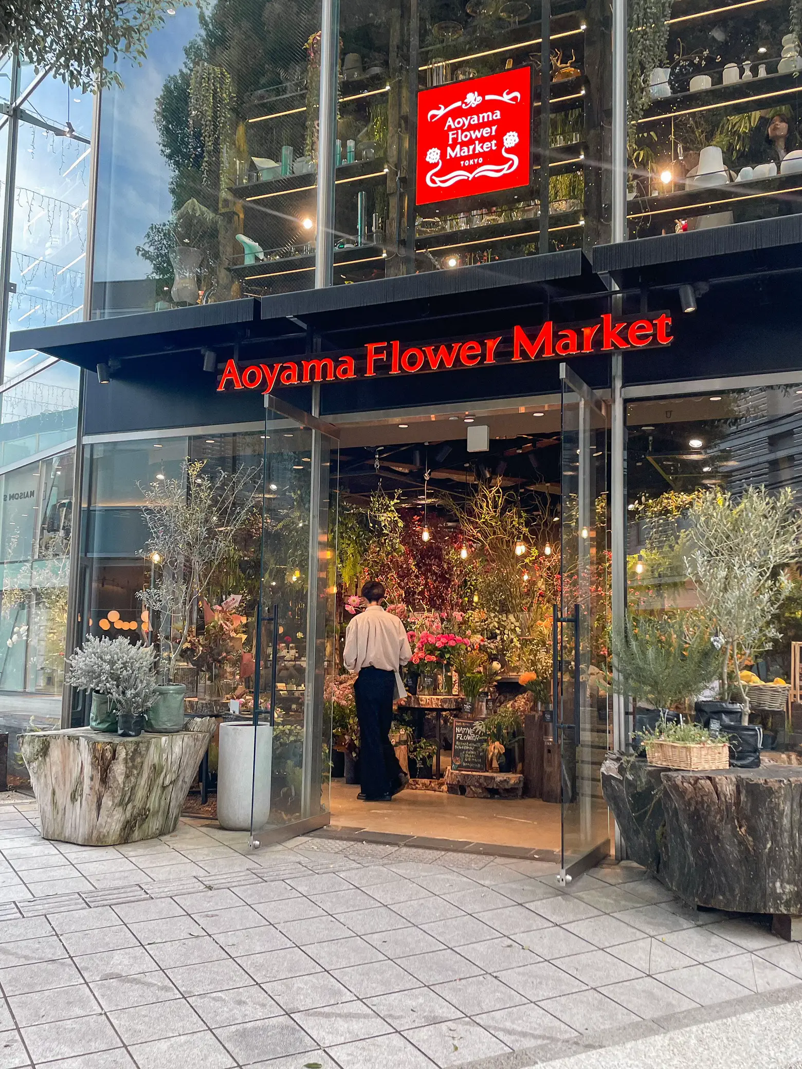 Aoyama Flower Market - คาเฟ่ร้านดอกไม้ในโตเกียว | แกลเลอรีที่โพสต์โดย ...