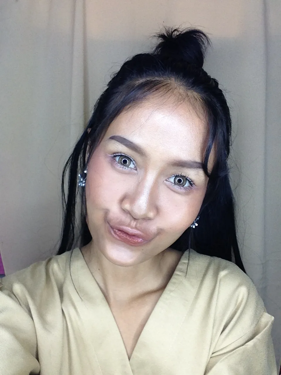 aku ko ngerasa di sini makeup ku,dekil 🤔 | Galeri diposting oleh Iga Shina | Lemon8