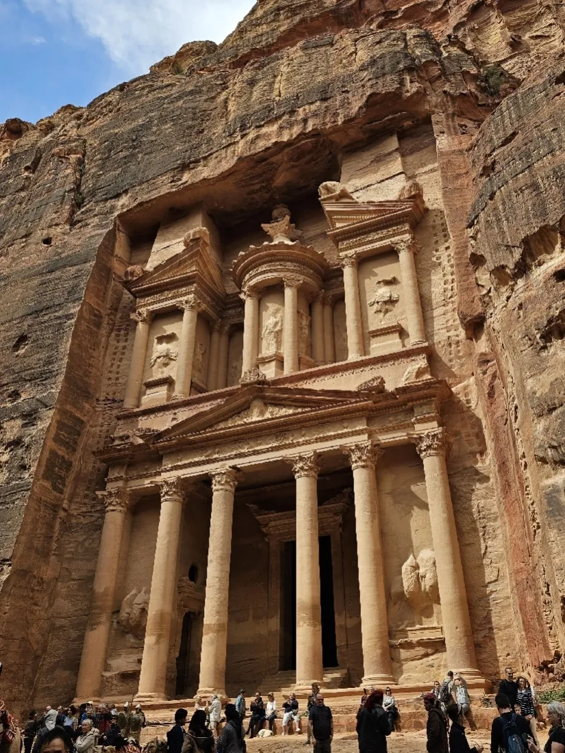 เที่ยว Petra 🇯🇴 หนึ่งในเจ็ดสิ่งมหัศจรรย์ของโลก | แกลเลอรีที่โพสต์โดย ...