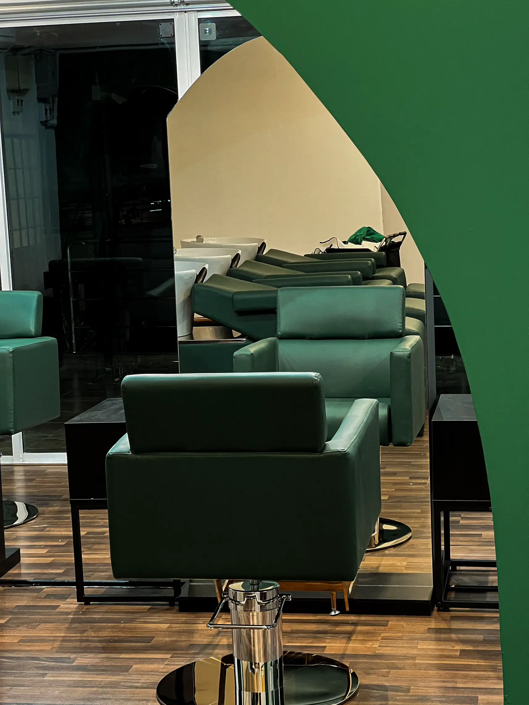 ร้านทำผมเปิดใหม่ ย่านพระโขนง | แกลเลอรีที่โพสต์โดย RARE Hair Salon | Lemon8