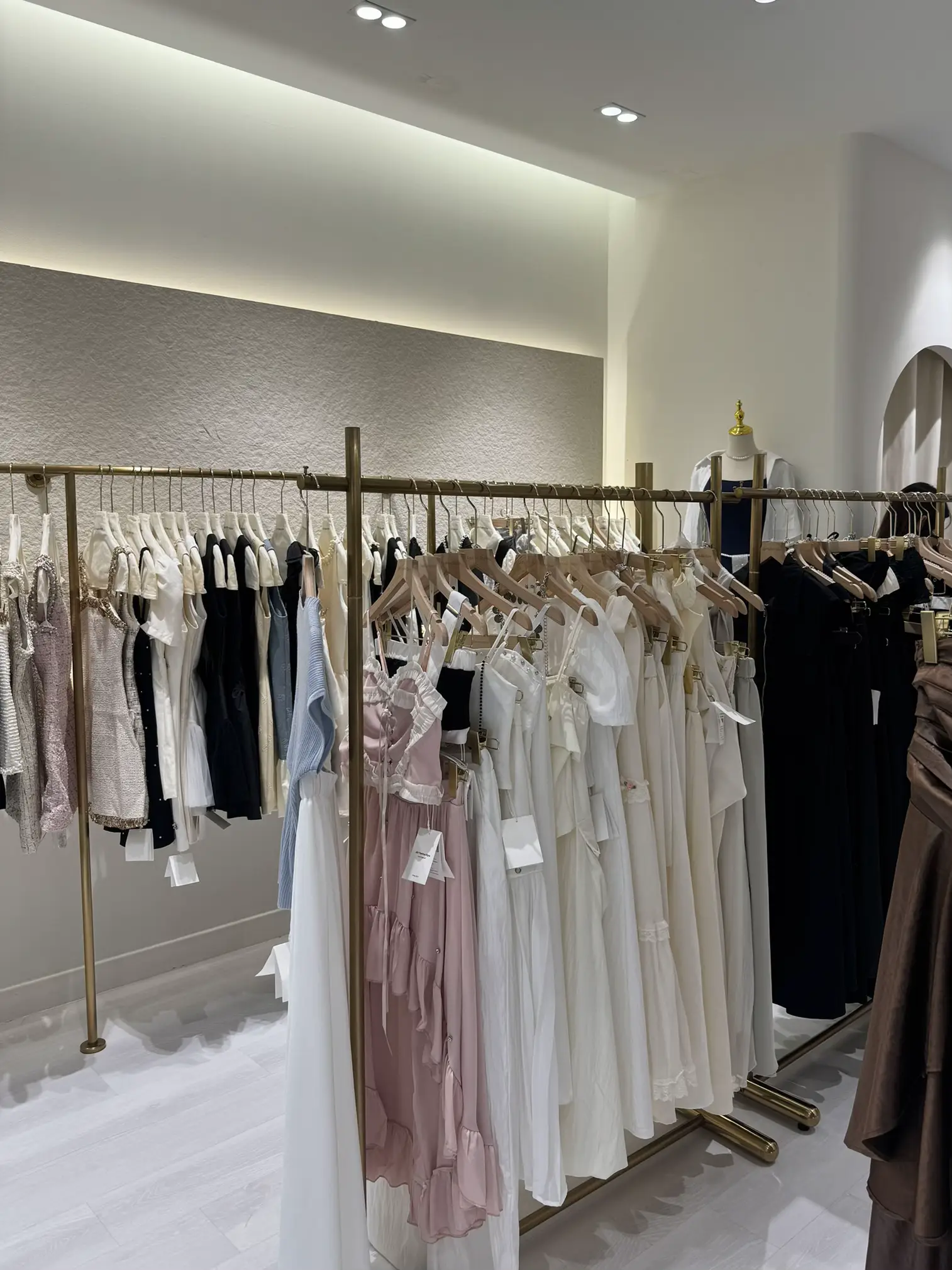 affordable & trendy clothes @ eco palladium 🌷🦢 | Gallery posted by claudia ᯓᡣ𐭩 | Lemon8