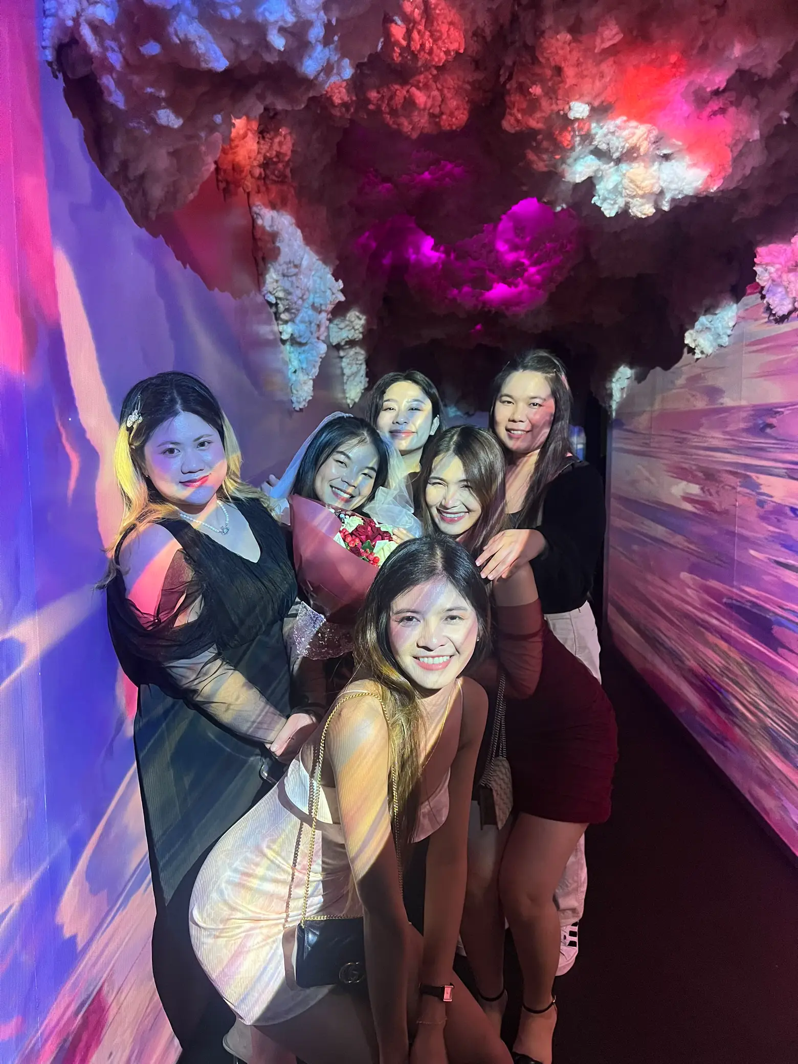 How to “Hen’s night vibes” | แกลเลอรีที่โพสต์โดย Kunthida | Lemon8