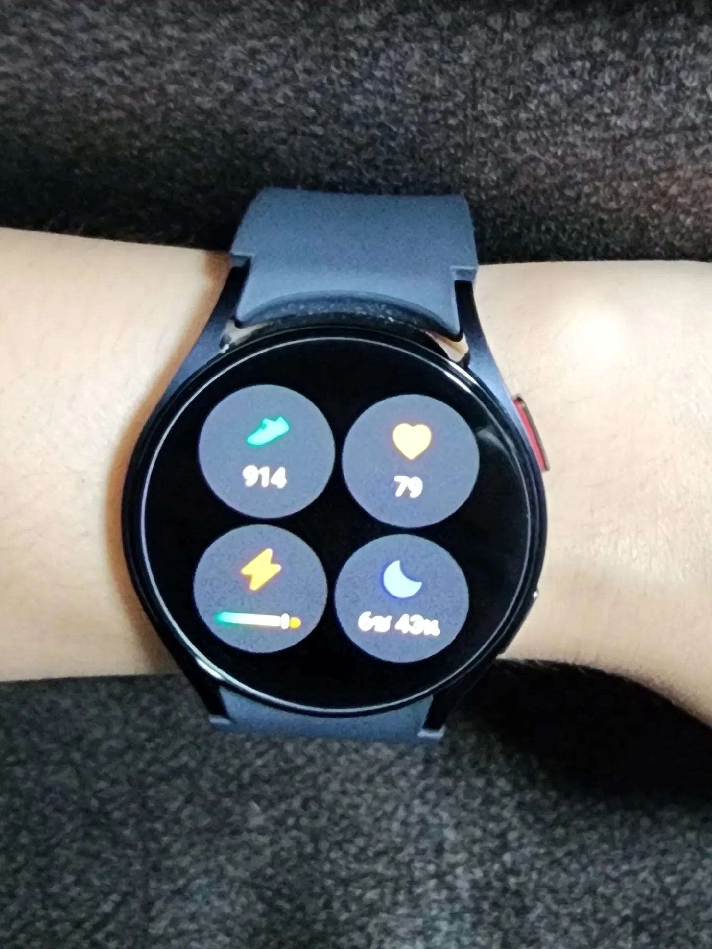 รีวิวนาฬิกา Galaxy Watch 6 | แกลเลอรีที่โพสต์โดย POOPUU | Lemon8