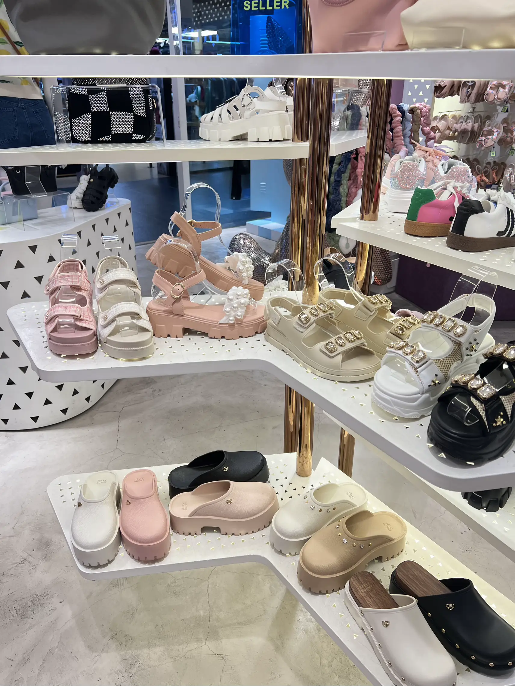 ชี้เป้าโปรดีย์กับ Jelly Bunny ลด 70% 🐰💖 | แกลเลอรีที่โพสต์โดย Cwp | Lemon8