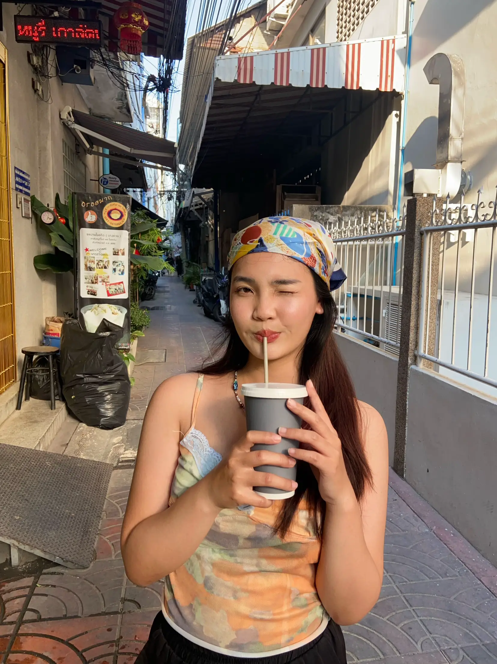 Outfit ideas | แต่งตัวสุดชิค เดินย่านกรุงเก่า | แกลเลอรีที่โพสต์โดย กิ๊กโยะ | Lemon8