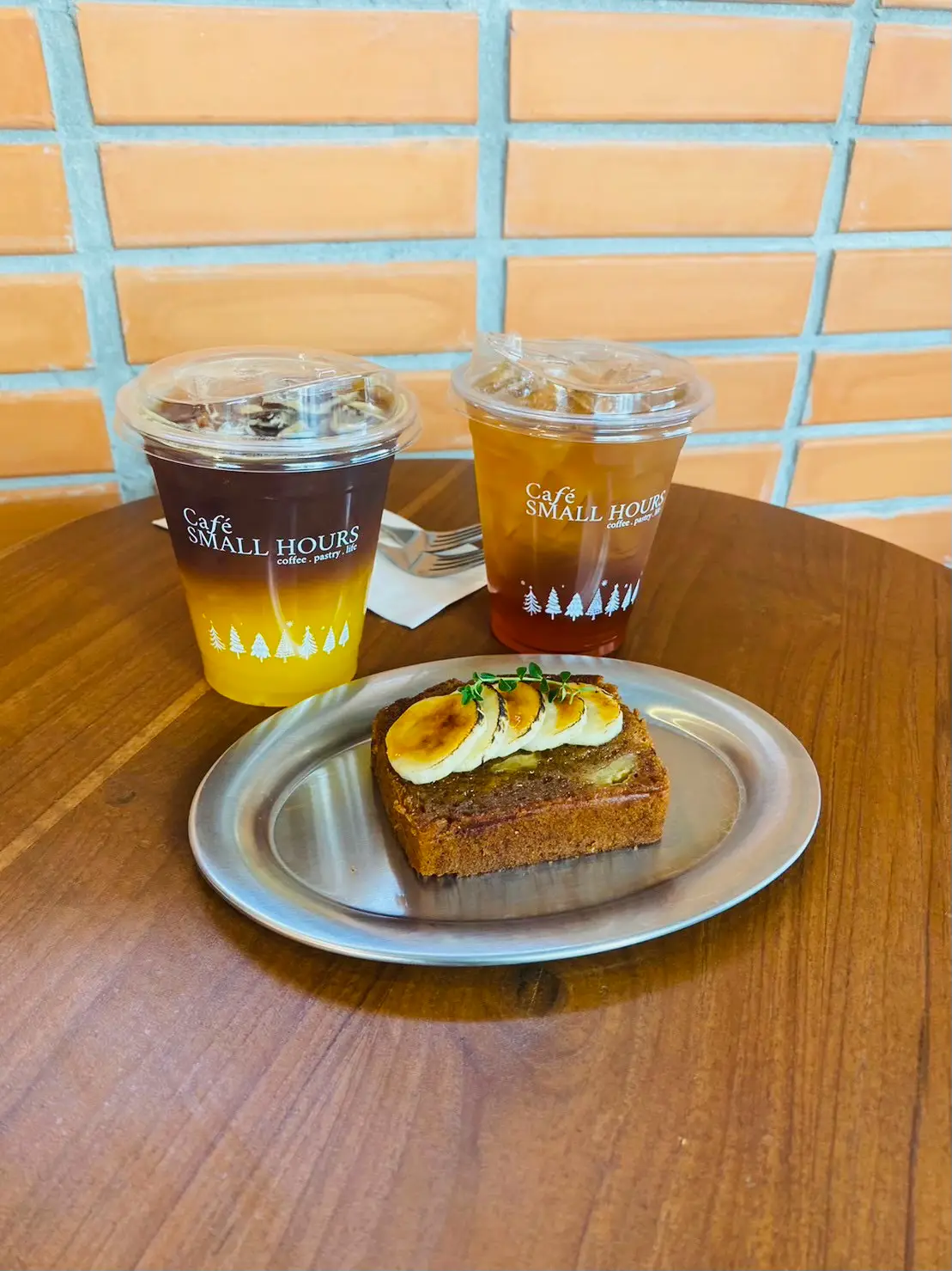 รีวิว Cafe Small Hours อบอุ่น เกาหลี เกาใจ 🥰 | แกลเลอรีที่โพสต์โดย Pop Pop | Lemon8