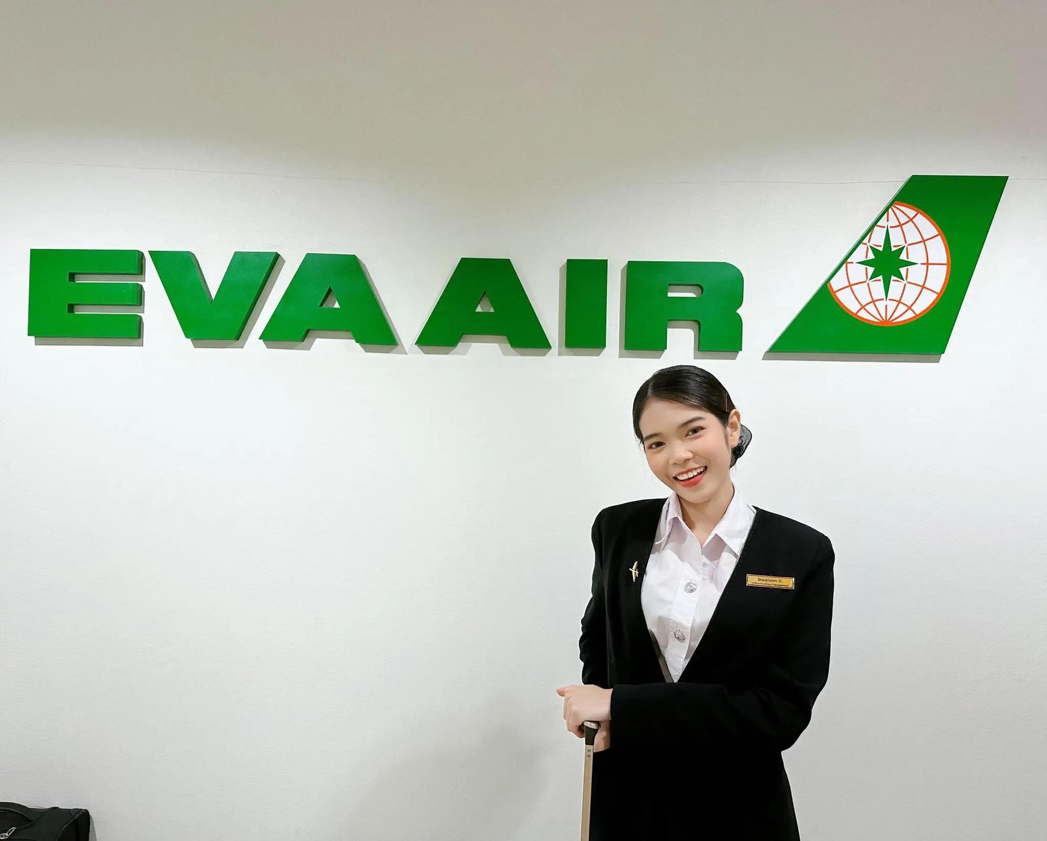 EVA AIR Airport Internship Review 🇹🇼 | Gallery posted by supatsornn | Lemon8