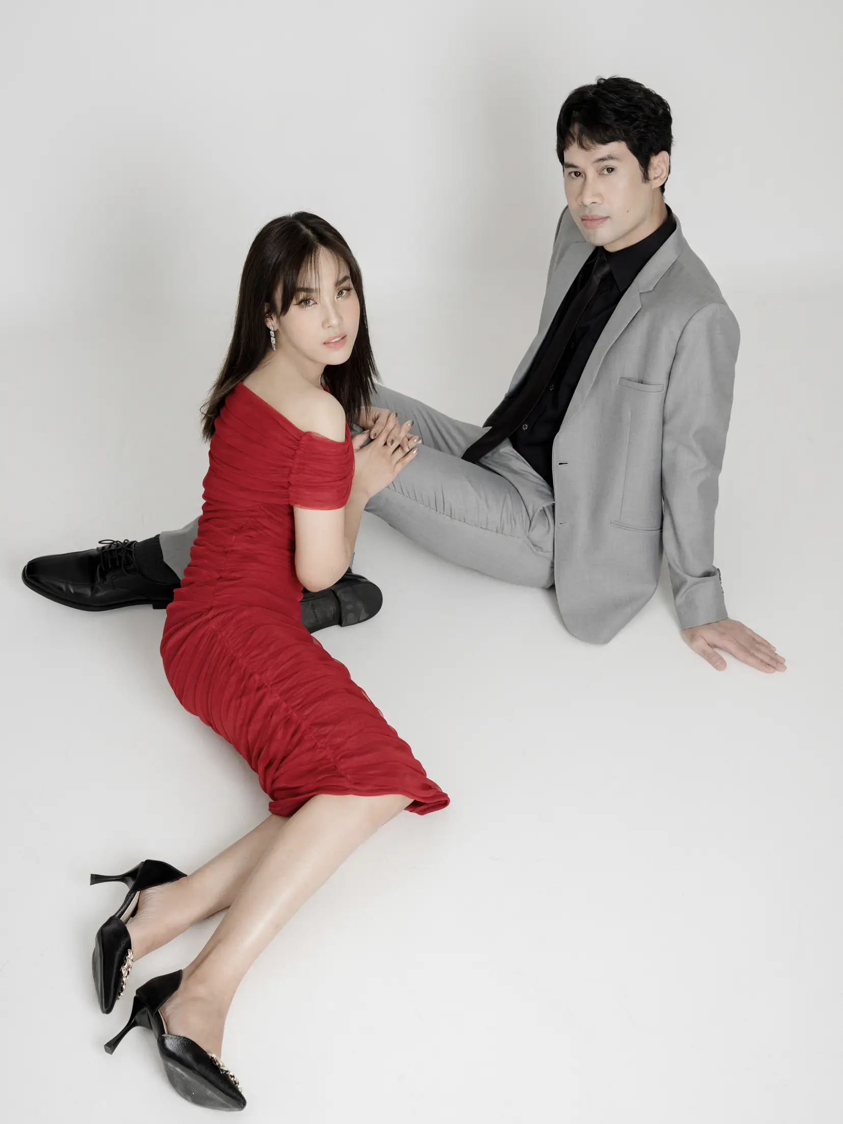 Ref. ถ่ายพรีเวดดิ้งสไตล์แฟชั่น แนวปกแมคกาซีน เท่ๆไม่หวาน | แกลเลอรีที่โพสต์โดย Jibb Jibb | Lemon8