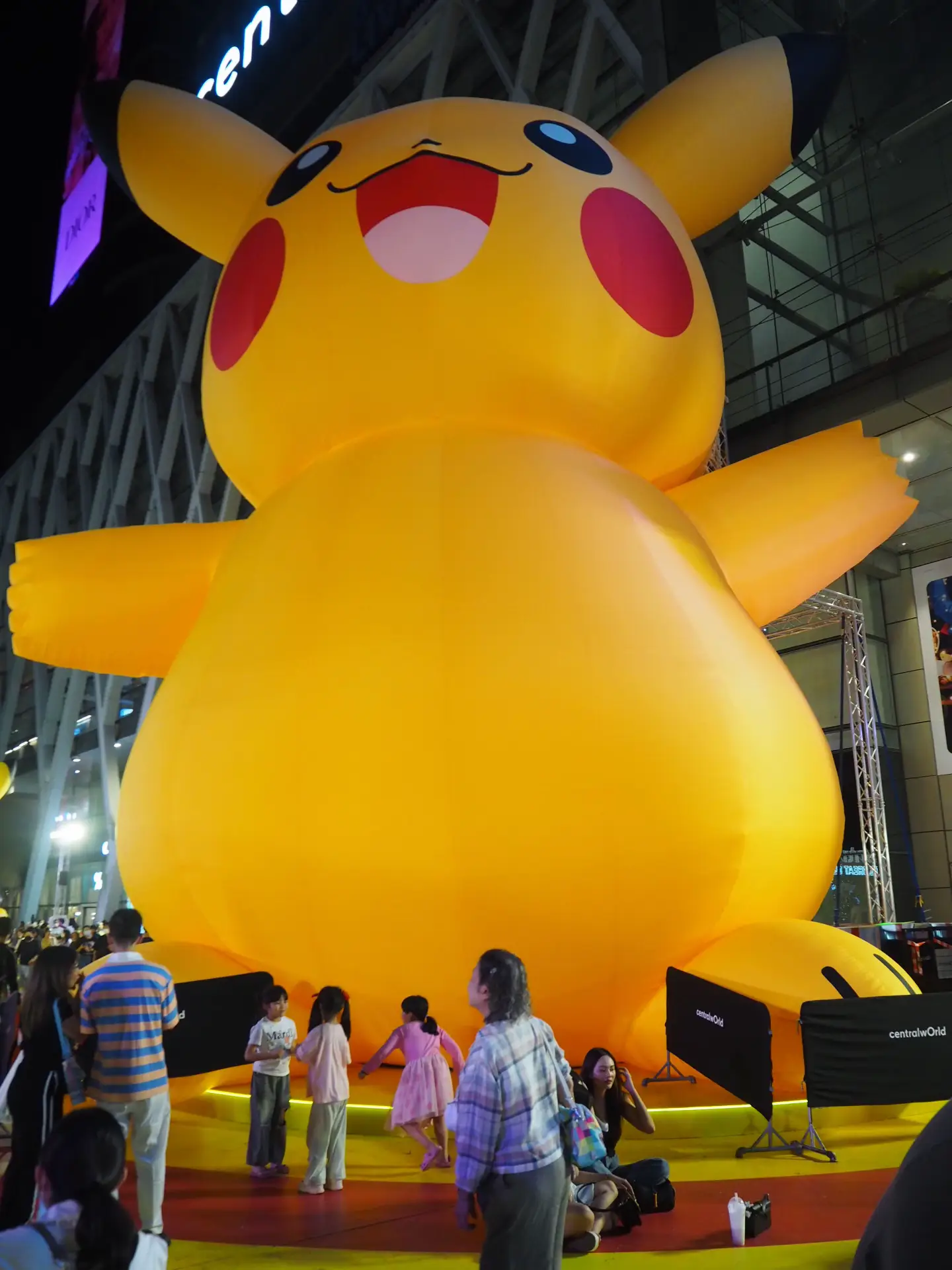 กิจกรรมฮีลใจ ถ่ายรูปเก๋ๆที่ เซ็นทรัลเวิลด์ | แกลเลอรีที่โพสต์โดย smile mint | Lemon8