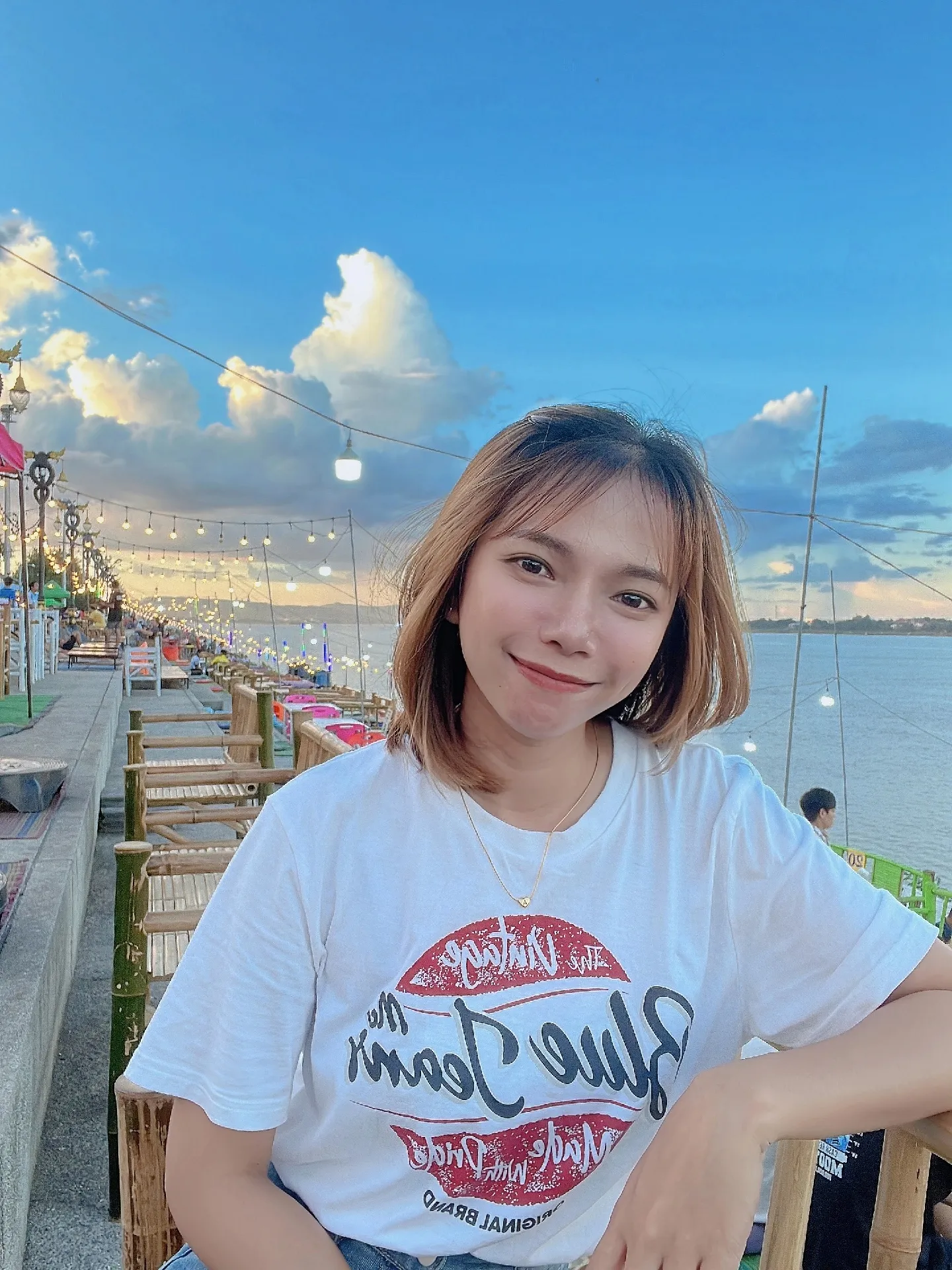 นั่งชิลริมโขง จ.มุกดาหาร | แกลเลอรีที่โพสต์โดย Aumaim.ump | Lemon8