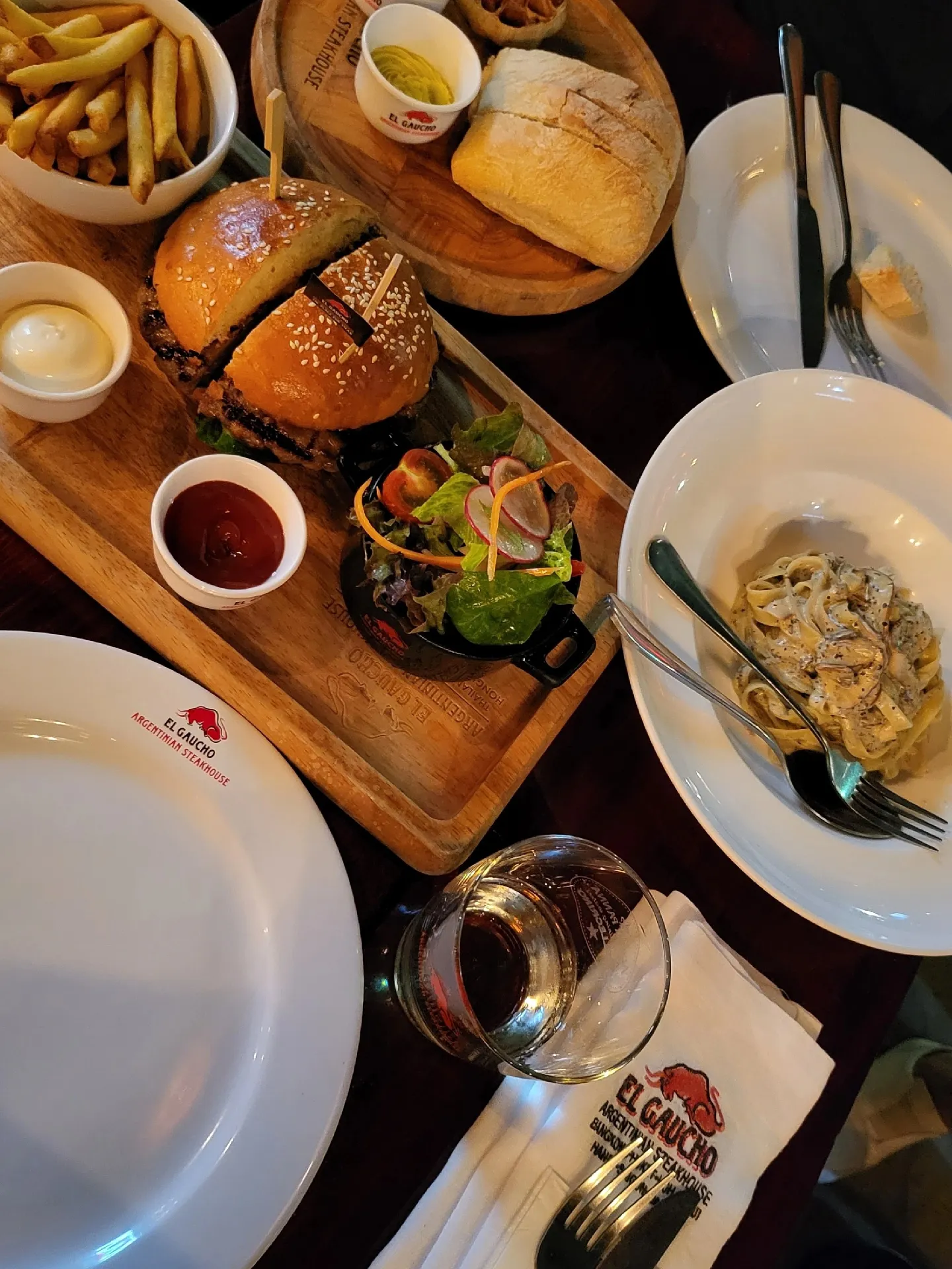 Date Outfit & Dinner Place | แกลเลอรีที่โพสต์โดย HANA NUCTH | Lemon8