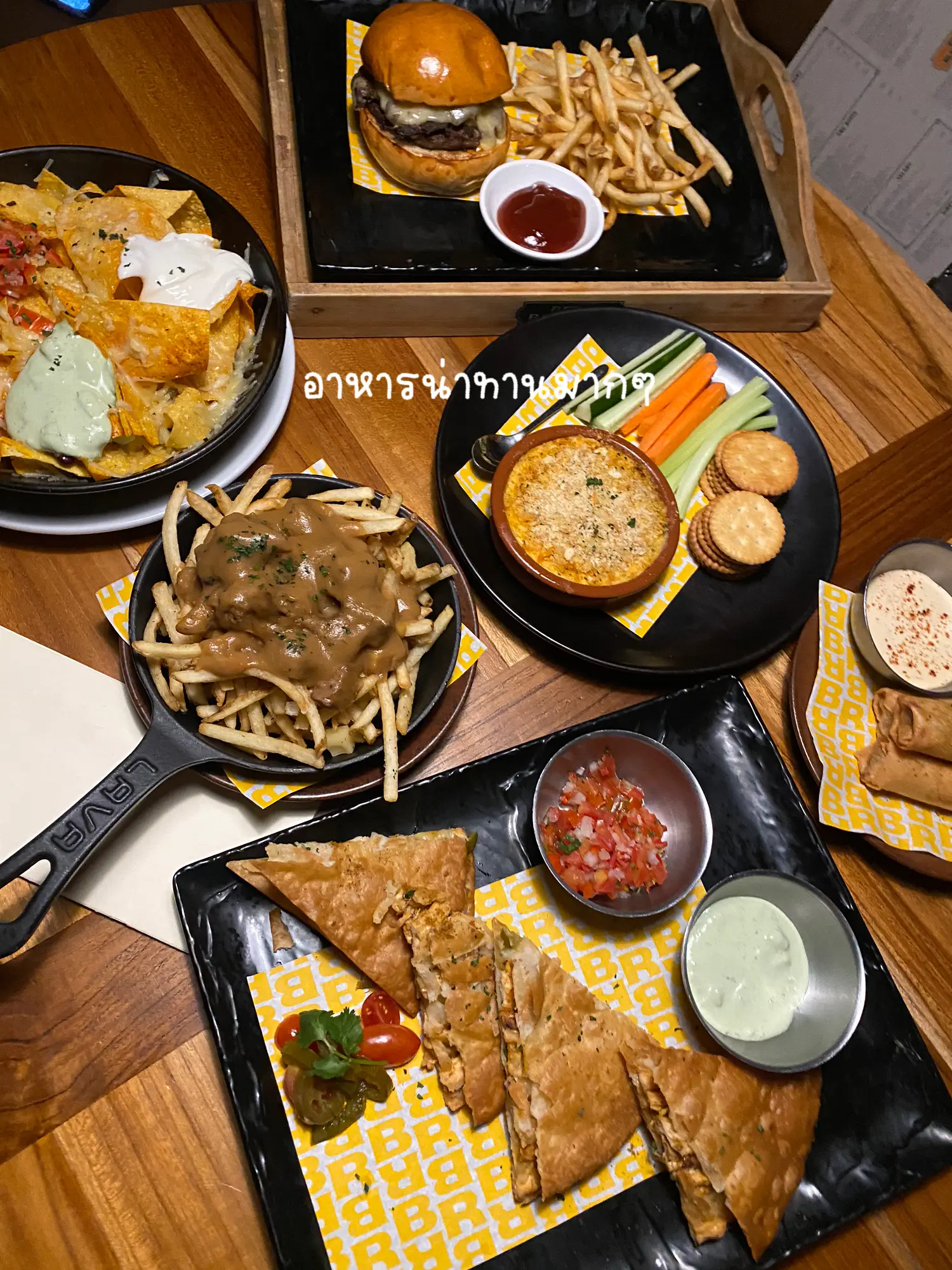 ชวนไปร้านนั่งชิวหลังเลิกงาน 🍾🍸 | แกลเลอรีที่โพสต์โดย OUN | Lemon8