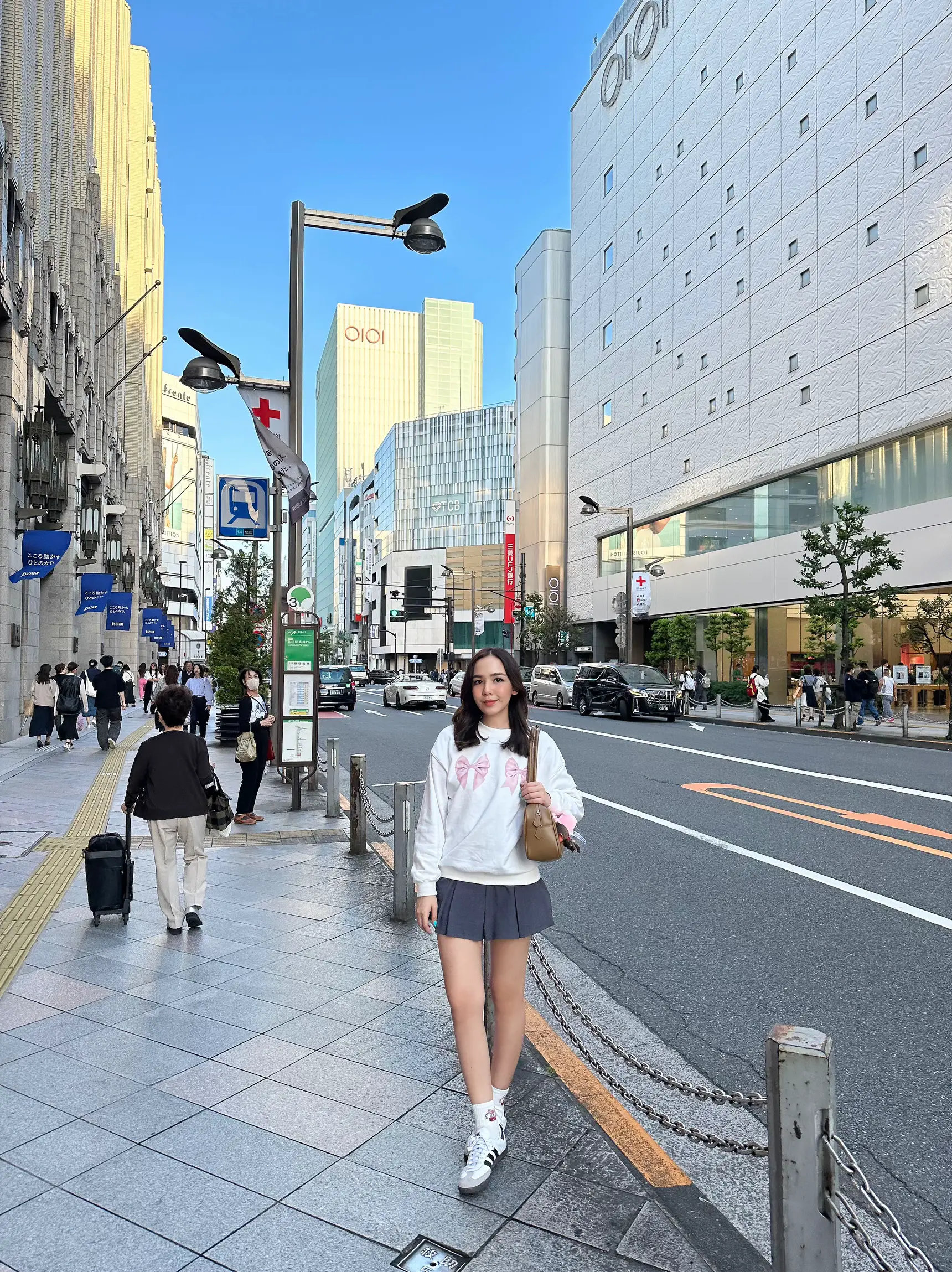 Outfits in Japan 🇯🇵🪄 | แกลเลอรีที่โพสต์โดย hello world | Lemon8