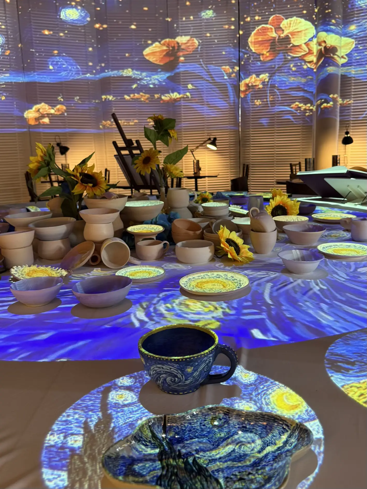 STARRY ART&COFFEE 🌻🎨 คาเฟ่ของคนรักศิลปะ | แกลเลอรีที่โพสต์โดย p ...