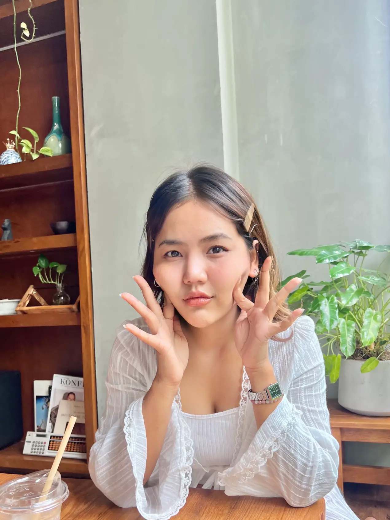 ลิปสติกถูกและดีซื้อใช้ซ้ำแน่นอน | แกลเลอรีที่โพสต์โดย Sirinyakorn Jai | Lemon8