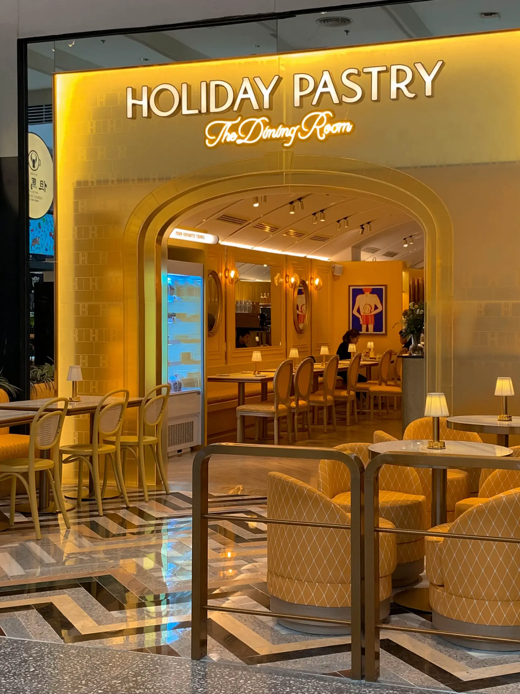 Holiday pastry เปิดสาขาใหม่ล่าสุด 4 ตุลานี้ 🍰💖 | แกลเลอรีที่โพสต์โดย ไปกับแจ๊บ | GWJ | Lemon8