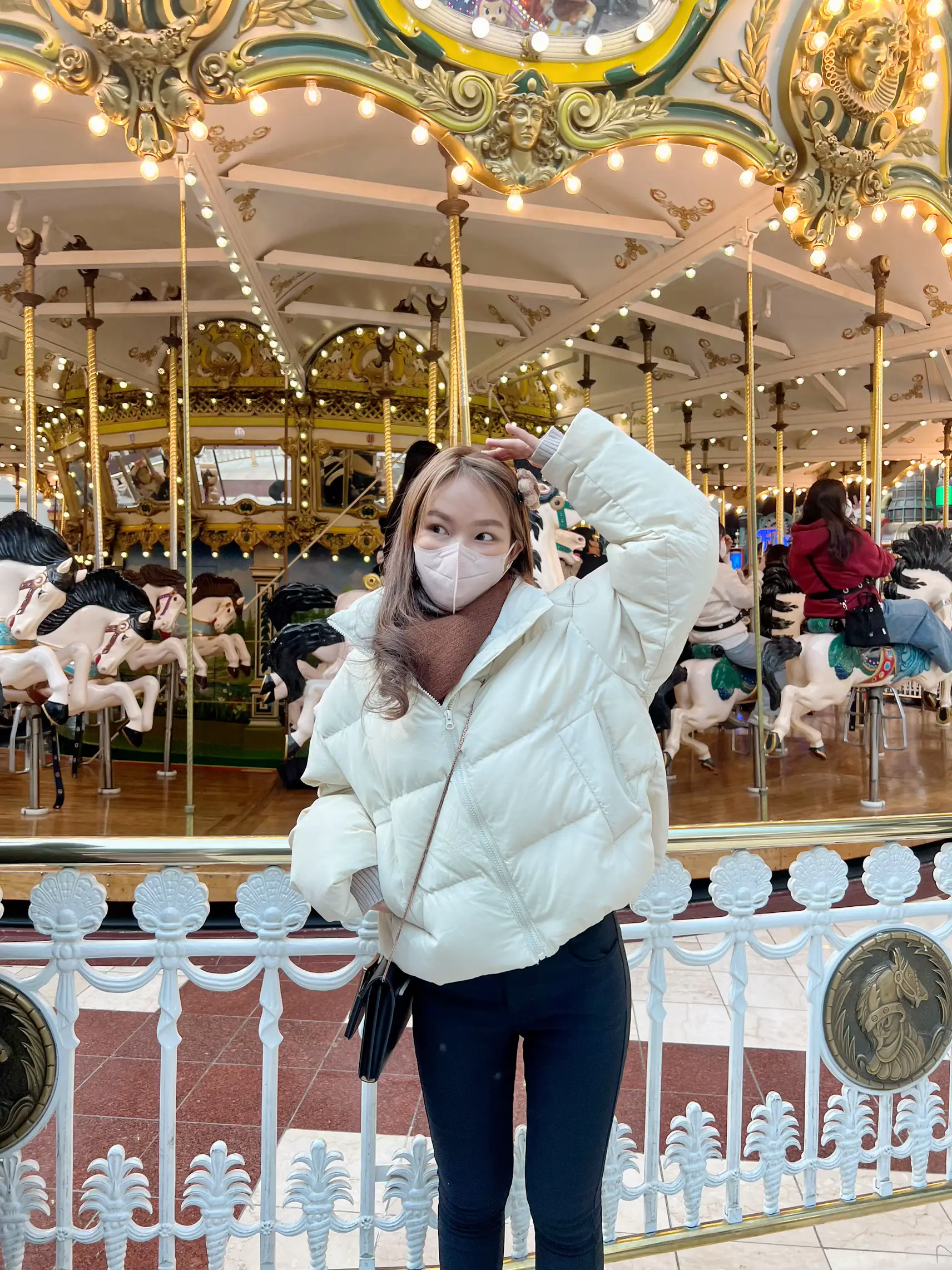 OOTD fight the cold but control the tone 🤎🤍🖤 | Gallery posted by bong ...