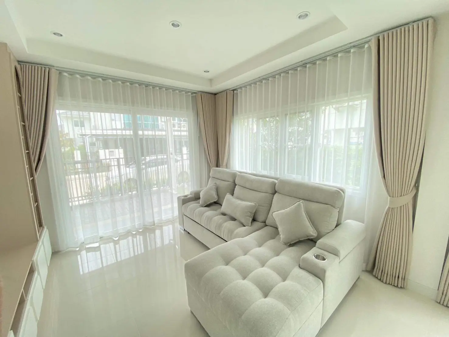 รีวิวผ้าม่านจากร้าน Cherhome Design | แกลเลอรีที่โพสต์โดย Tony Frost | Lemon8