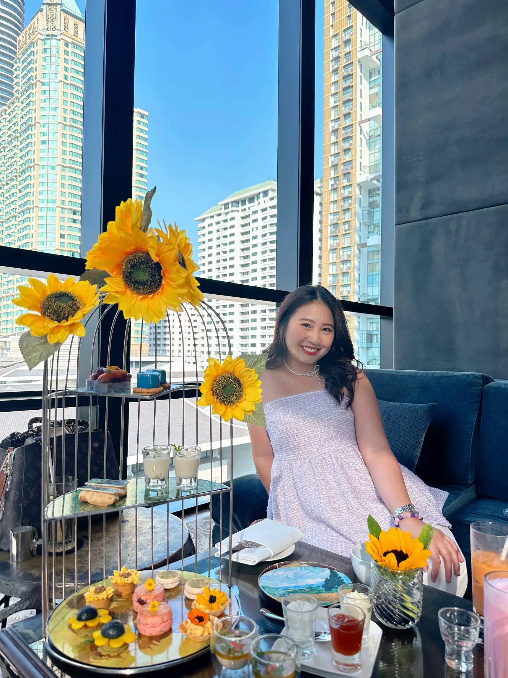 Afternoon Tea 🫖 ที่โรงแรม St Regis | แกลเลอรีที่โพสต์โดย grace.isgrace ...