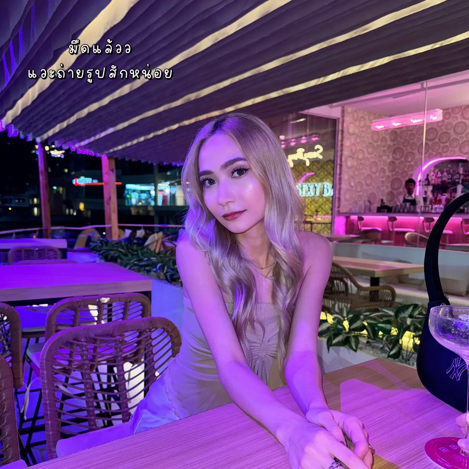 パタヤバーがリニューアルオープン! Chill By The Sea~Sexy Bay Beach Bar 🥂💋🌴 | .sが投稿したフォトブック | Lemon8