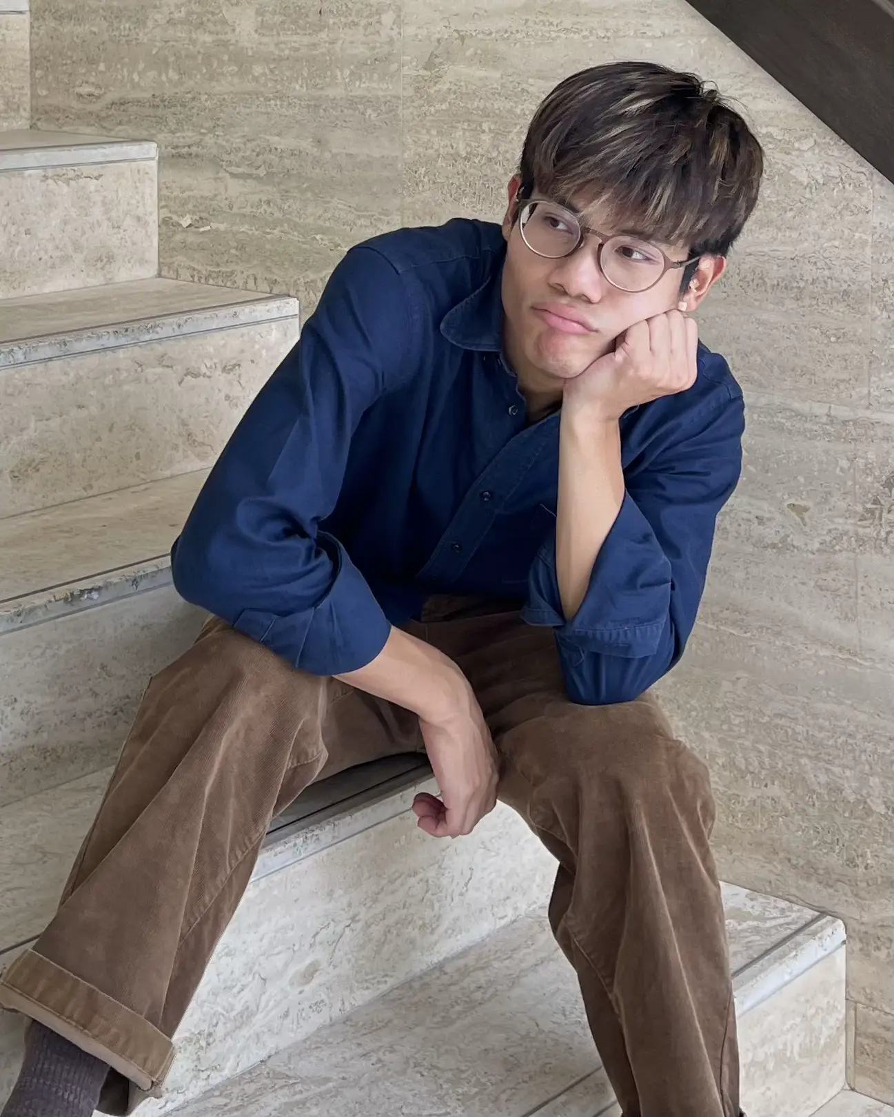 ไอเดียแมทช์คู่สีเสื้อผ้าน้ำตาล-ฟ้า 🍩🧵 | แกลเลอรีที่โพสต์โดย Em.mhee | Lemon8