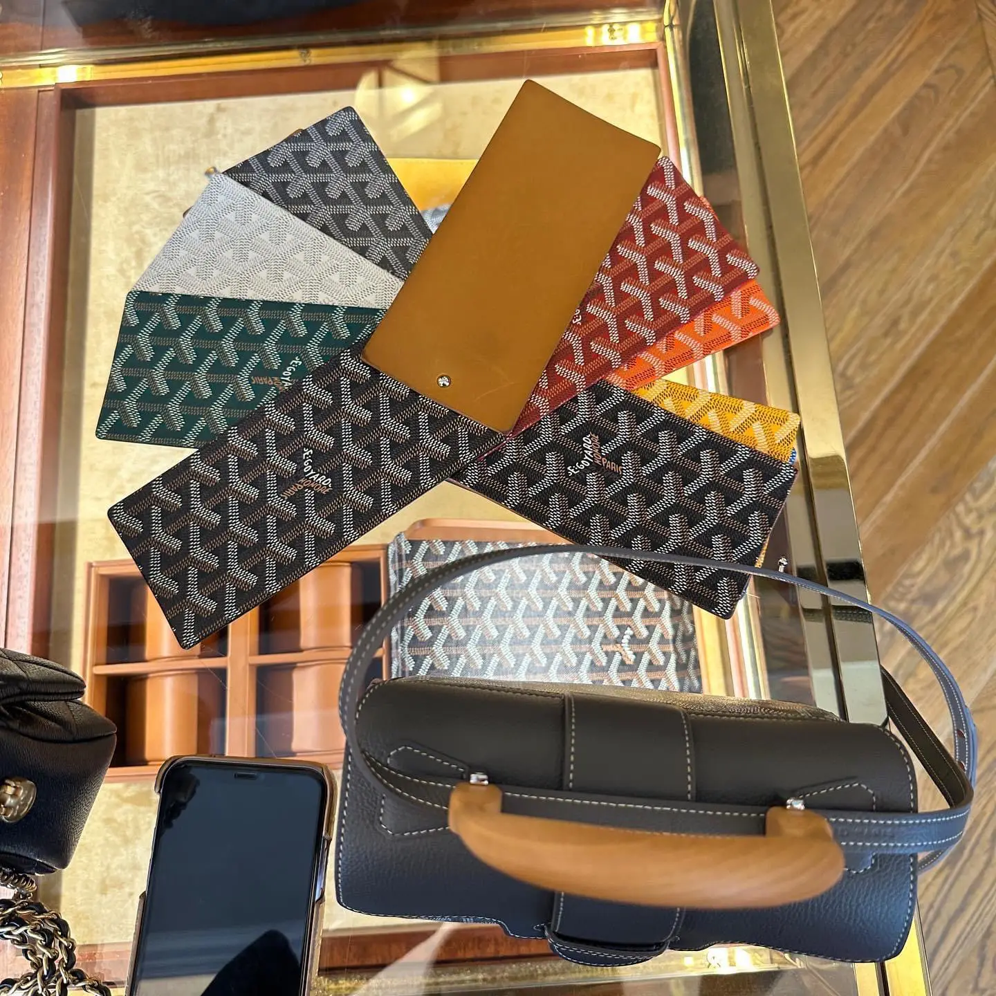Shopping Goyard at Hongkong | แกลเลอรีที่โพสต์โดย C.CHU | Lemon8