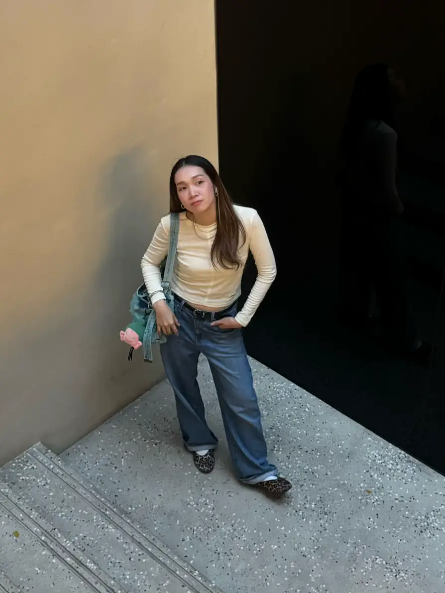 📌 OOTD แชร์ไอเดียแต่งตัว เหลือง - ฟ้า | แกลเลอรีที่โพสต์โดย TANGMO_PYN | Lemon8