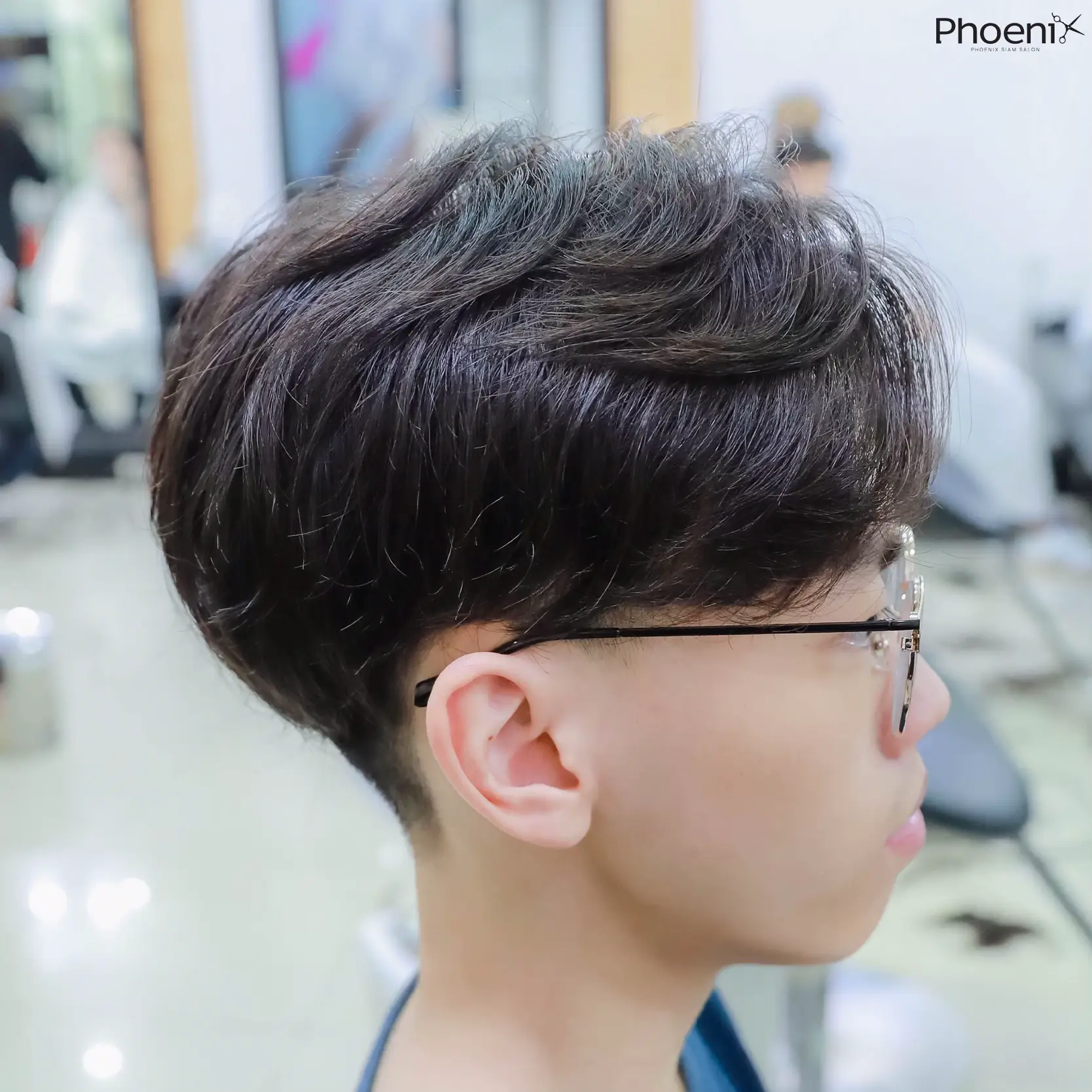 เทรนด์ทรงผม ดัดวอลลุ่มสไตล์เกาหลี | แกลเลอรีที่โพสต์โดย PHOENIX | Lemon8