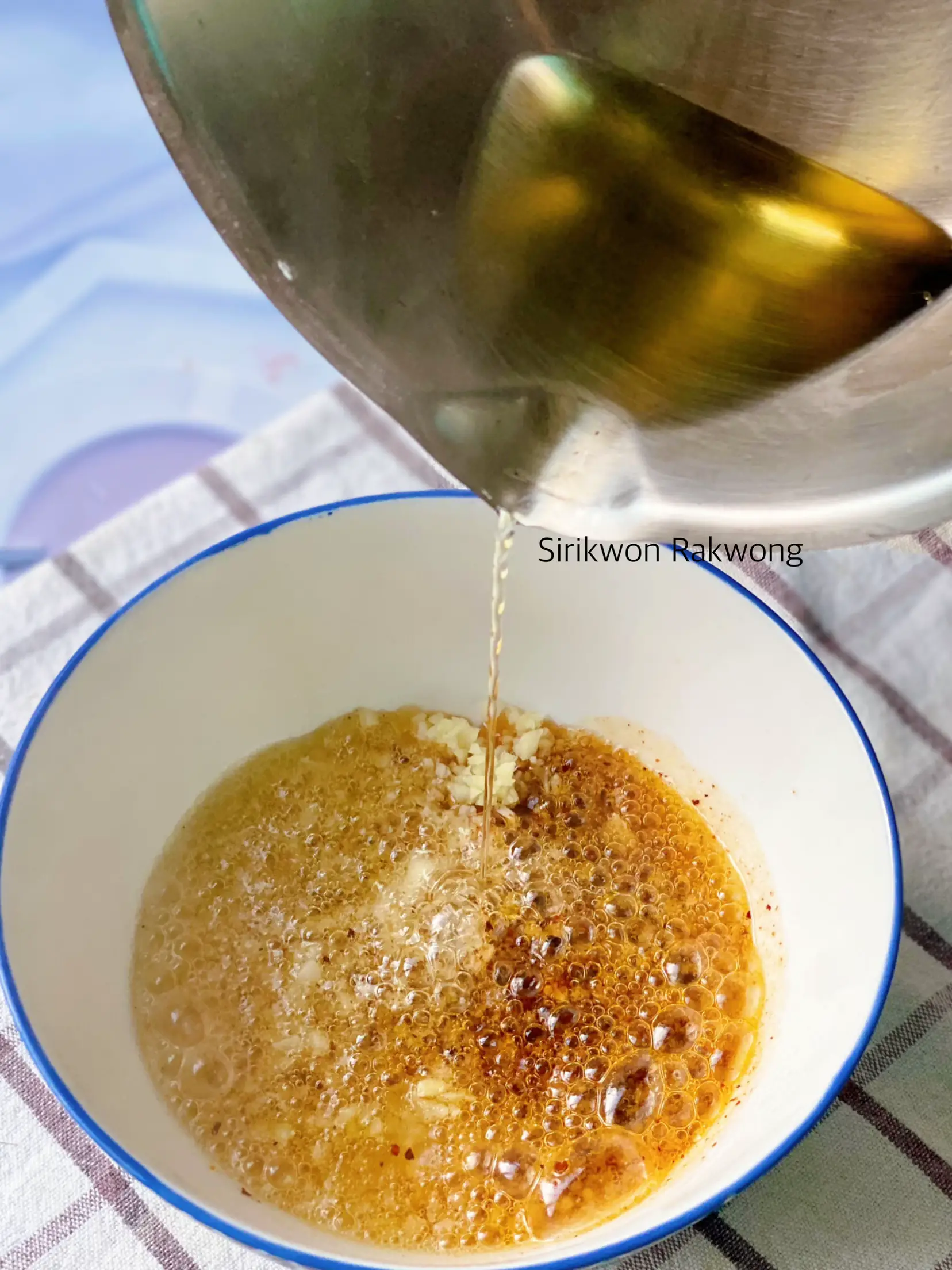 แจกสูตร”น้ำมันพริก” ง่ายๆไม่ยุ่งยาก | แกลเลอรีที่โพสต์โดย Cookedby.kwon | Lemon8