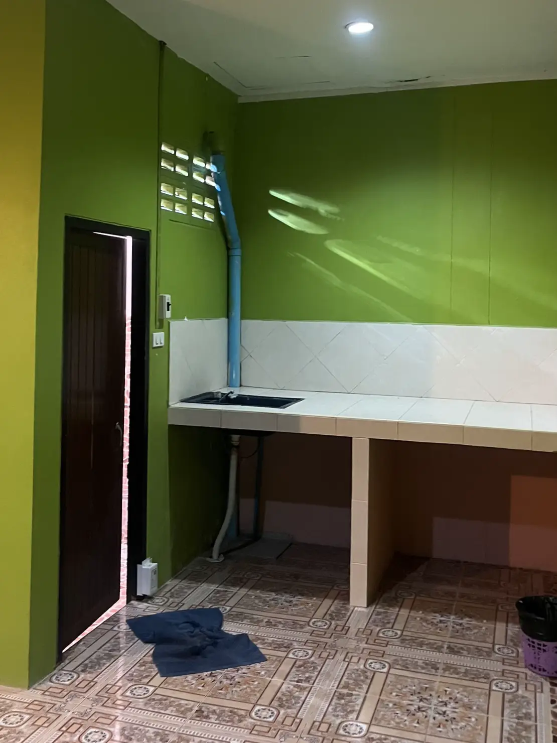 โรงแรมเหี้ยอะไรเนี้ยยย! | แกลเลอรีที่โพสต์โดย Yerm Flow | Lemon8