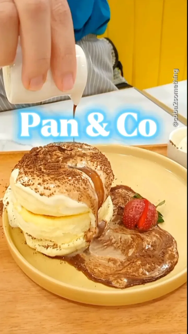 Japanese fluffy pancake pertama di Indonesia | Video dipublikasikan oleh coba2something | Lemon8
