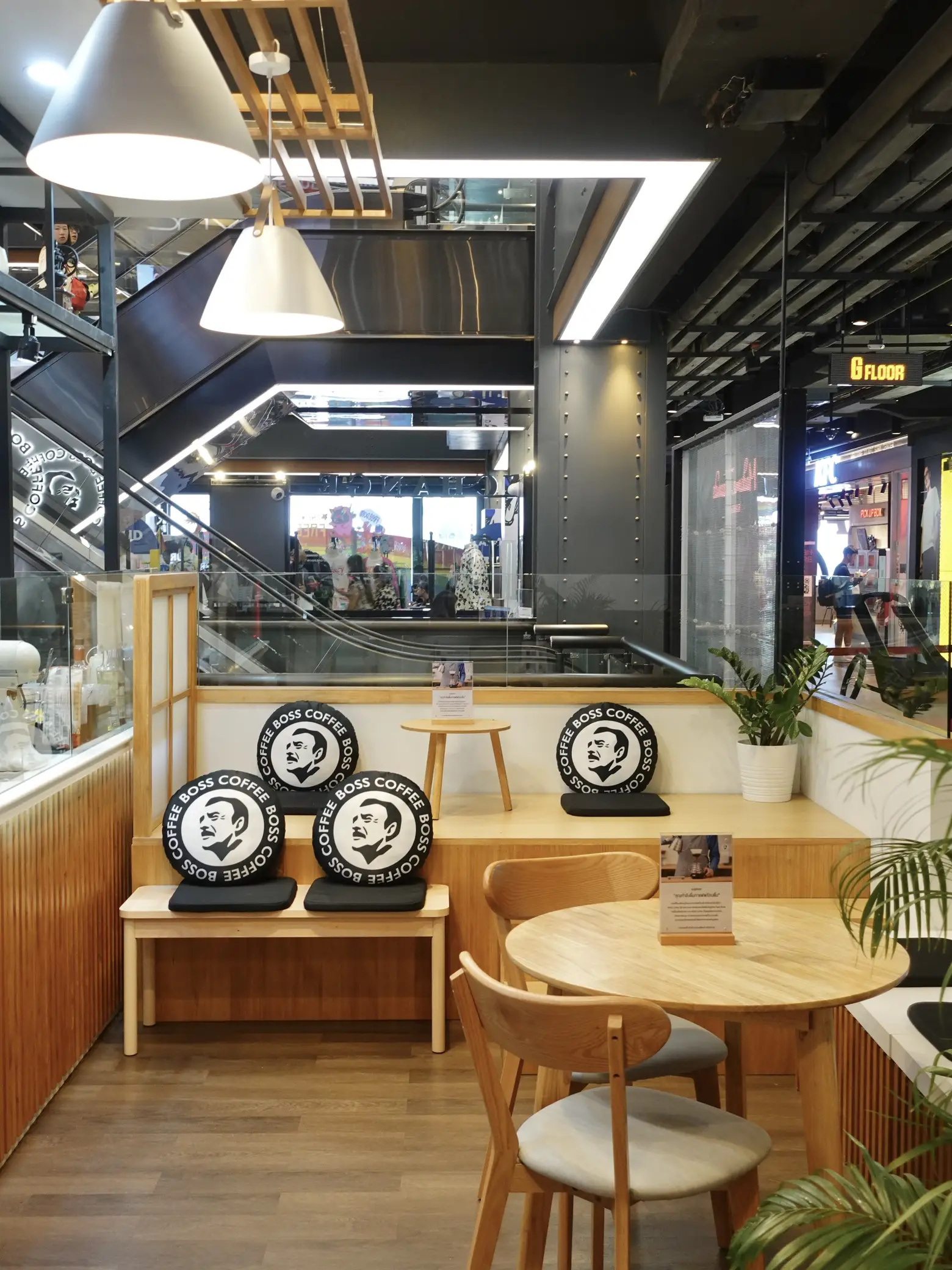 Boss Café @ Siam Center | แกลเลอรีที่โพสต์โดย Places two Go | Lemon8