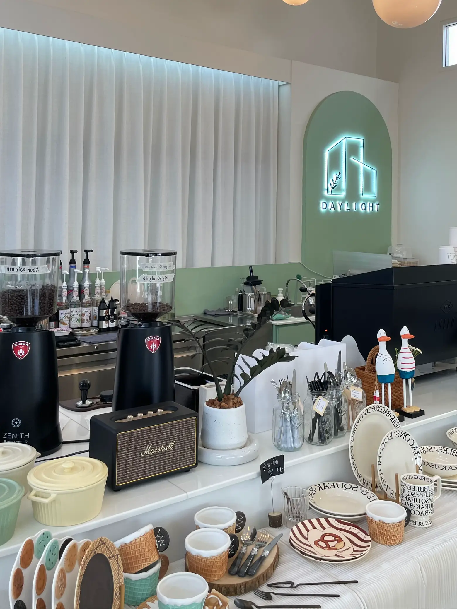 Daylight cafe (youaremy.daylight)💐 | แกลเลอรีที่โพสต์โดย wxnpfxii🌷 | Lemon8