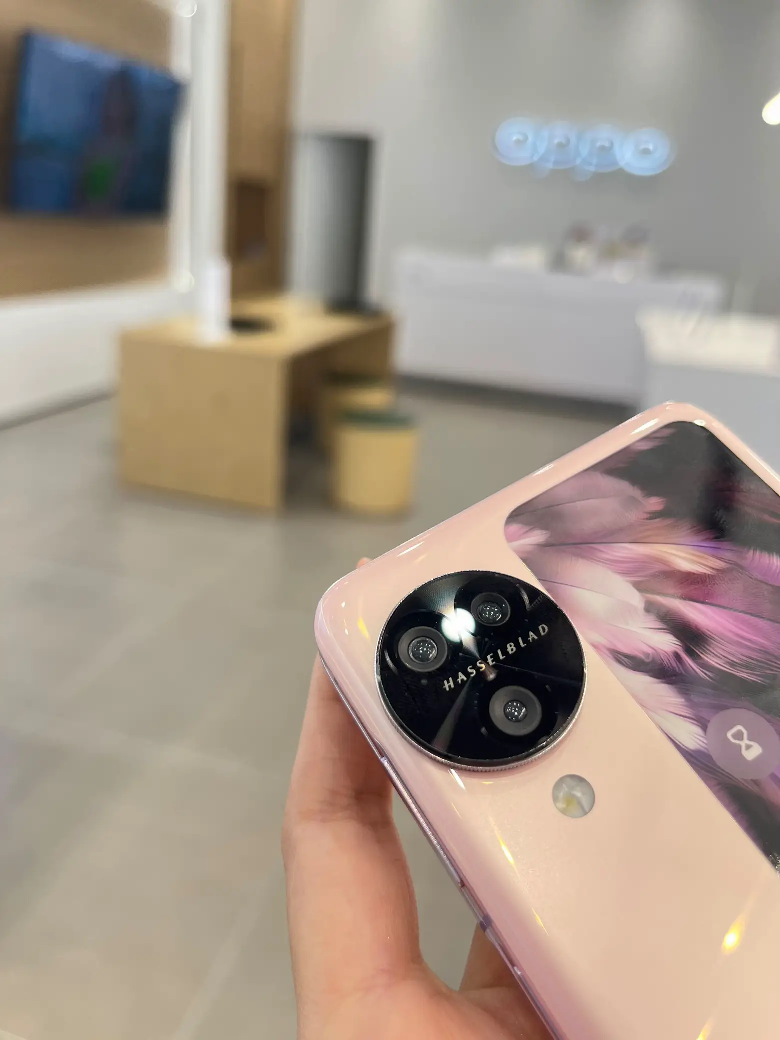 OPPO Find N3 Flip | แกลเลอรีที่โพสต์โดย Sunisa Nareenut | Lemon8