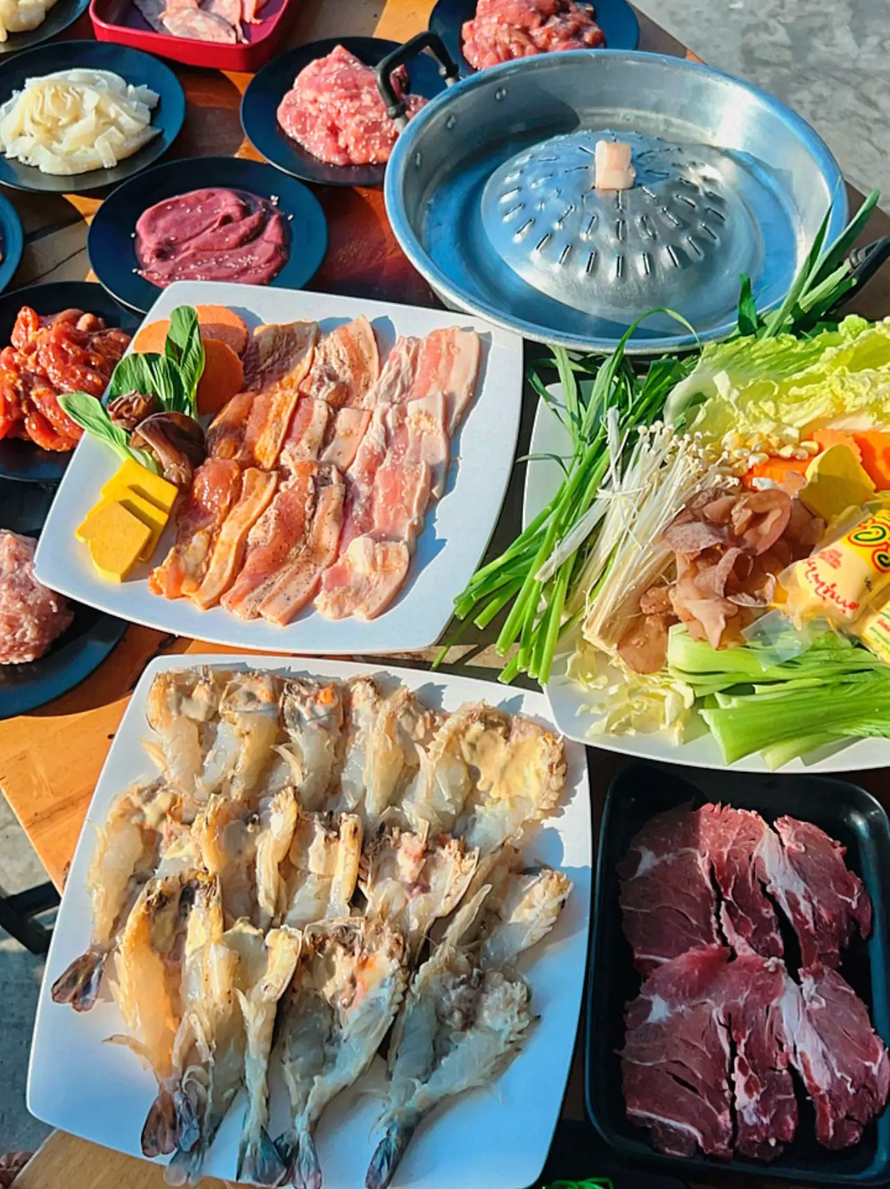 🥘 ร้านหมูทะที่มีกุ้งแม่น้ำหัวโตๆเสิร์ฟไม่อั้น!🦐 | แกลเลอรีที่โพสต์โดย ...