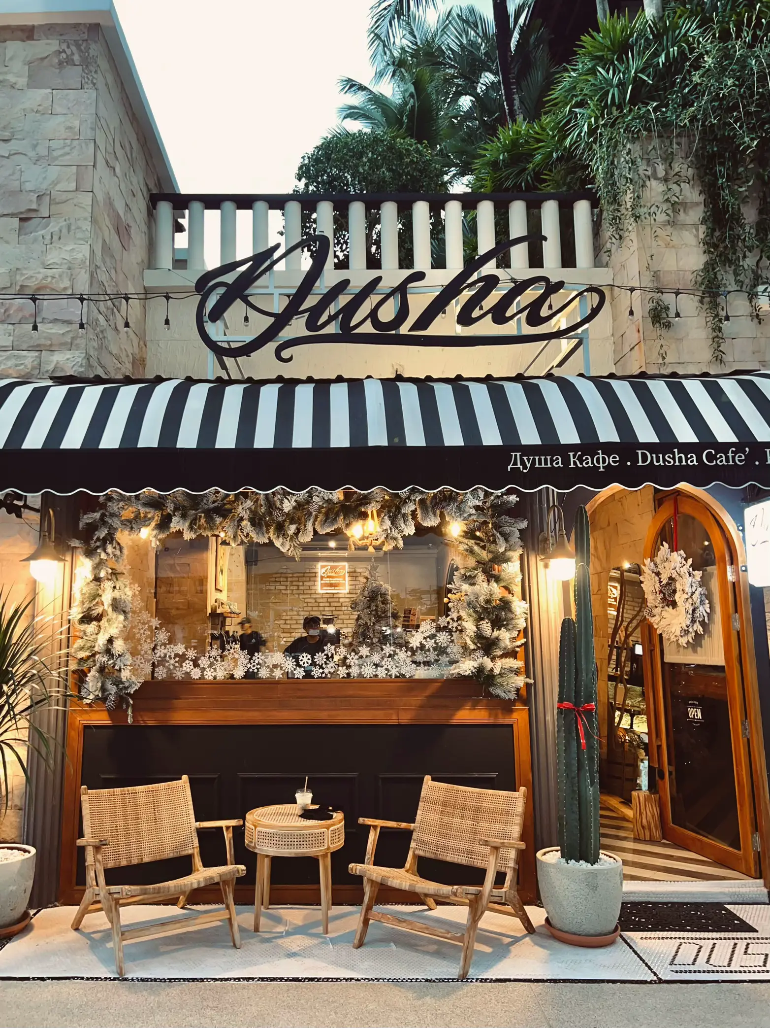 🛥️Dusha Cafe - คาเฟ่ภูเก็ตสไตล์ยุโรป วิวเรือยอร์ช | แกลเลอรีที่โพสต์โดย ...