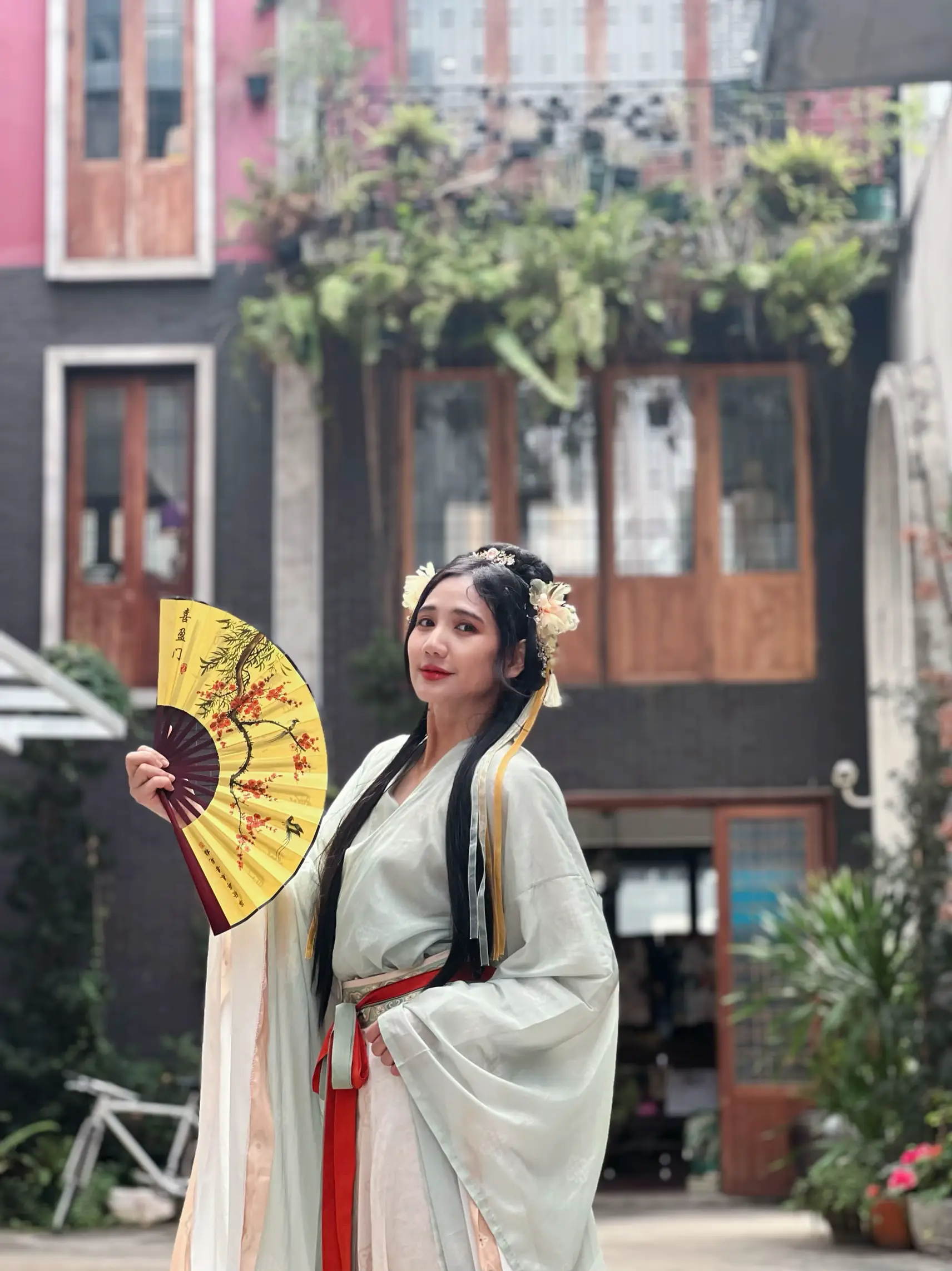 ไปเป็นสาวจีนโบราณกันเถอะ 🌷 | แกลเลอรีที่โพสต์โดย PPS | Lemon8