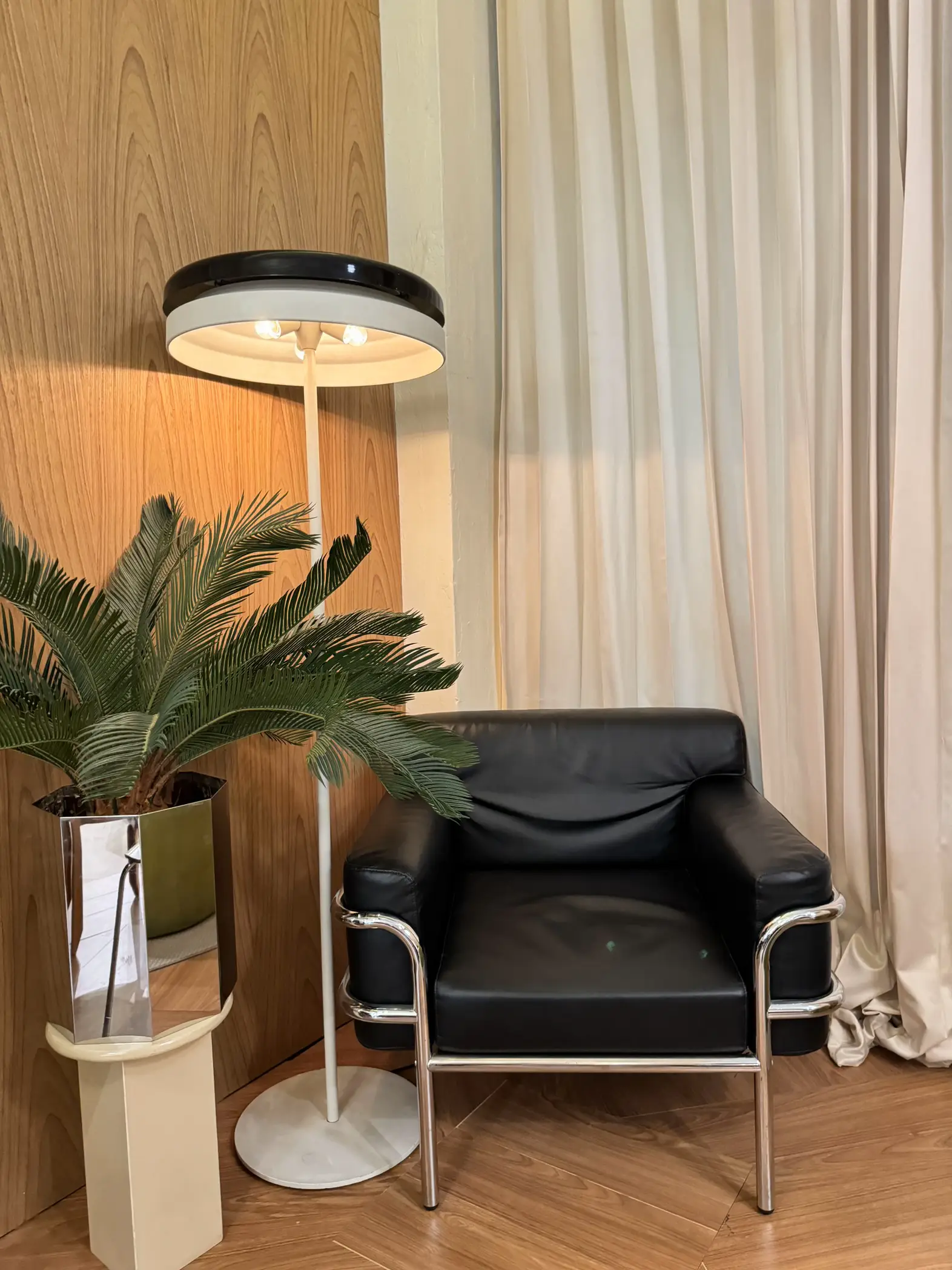 ☕️🍰คาเฟ่เจริญกรุง “ENVIES cafe” ตลาดน้อย⭐️ | แกลเลอรีที่โพสต์โดย nada.m | Lemon8