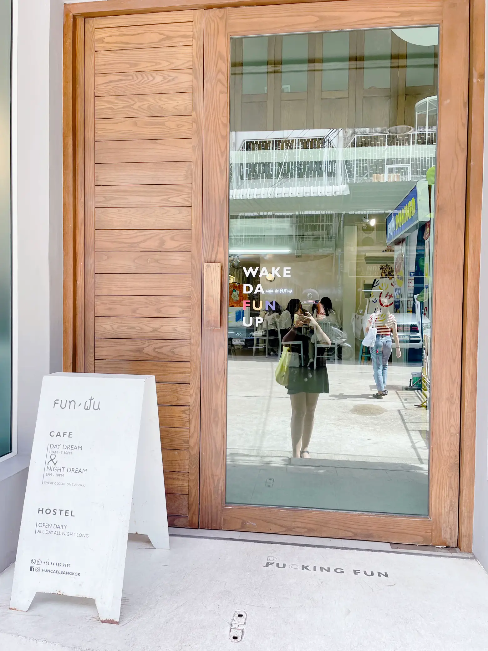 มาเพ้นท์ Canvas Cake ที่ FUN Café ใกล้ MRT หัวลำโพงกัน~ | แกลเลอรีที่โพสต์โดย อีทอะไรอร่อย | Lemon8