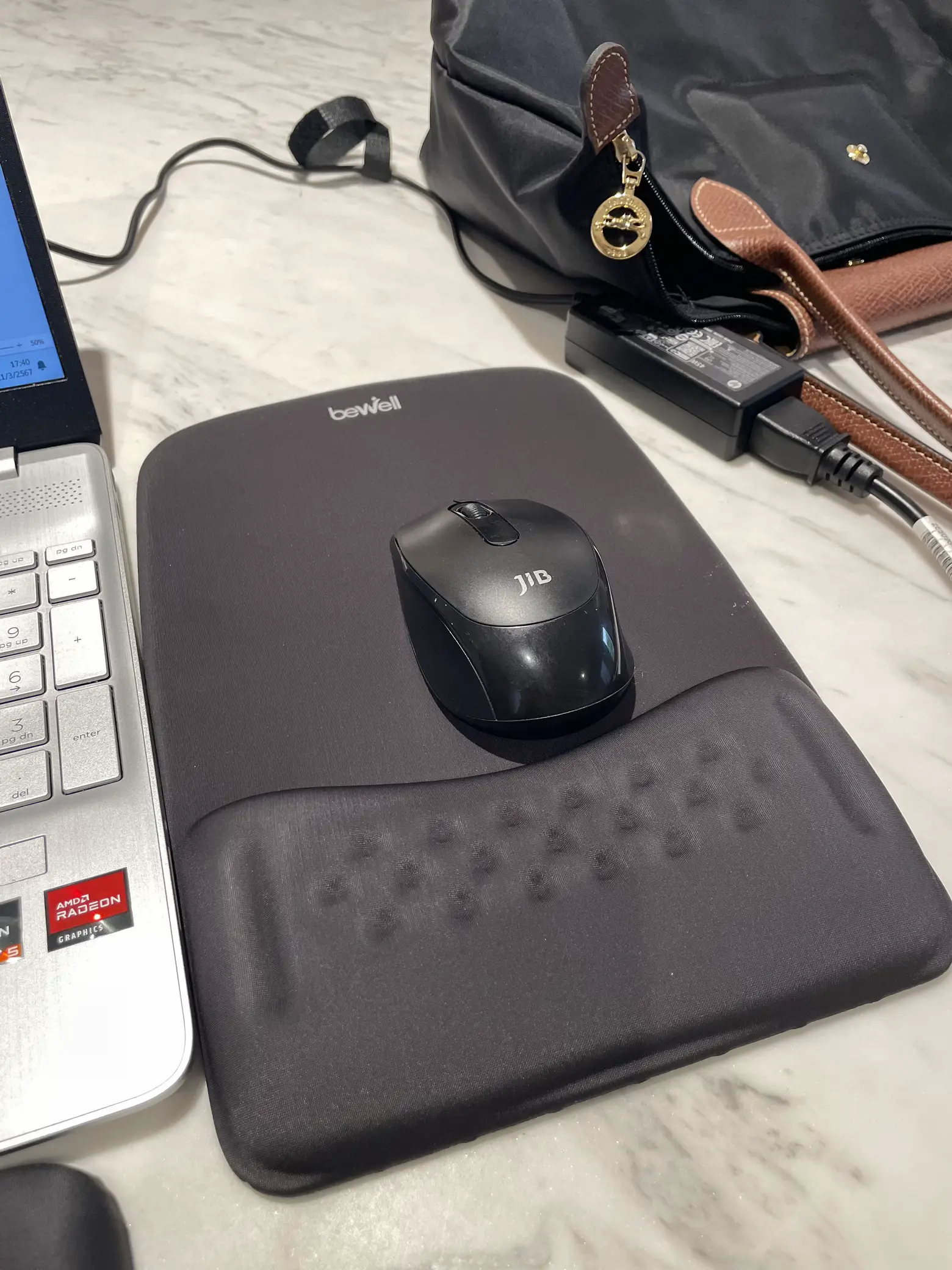 เสียเงินไม่ว่าเสียสุขภาพไม่ได้ Bewell เซ็ตแผ่นรองเม้าส์ | แกลเลอรีที่โพสต์โดย aatomcus | Lemon8