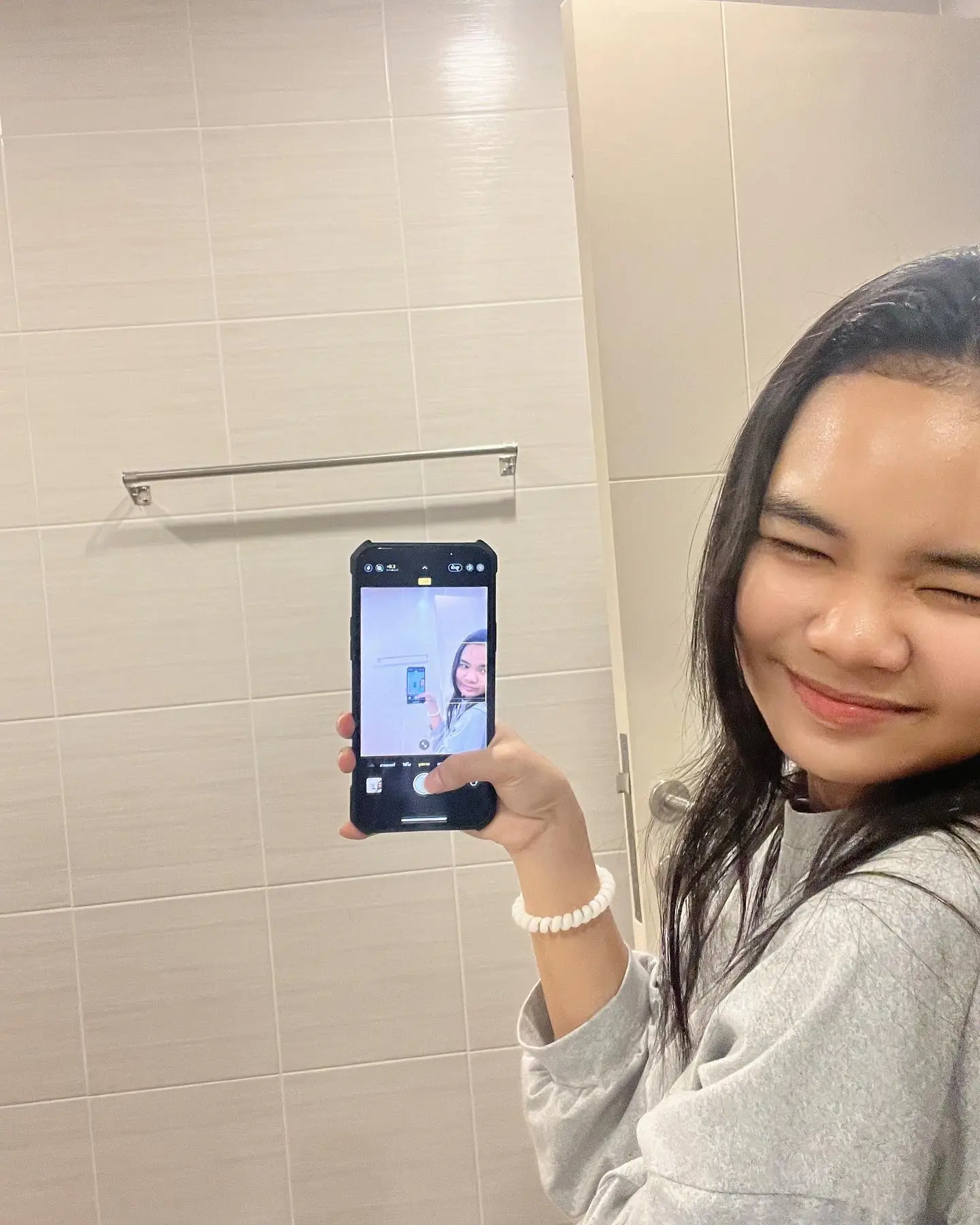 ไอเดียถ่ายรูปหน้ากระจก | แกลเลอรีที่โพสต์โดย Kun🧸🌿 | Lemon8