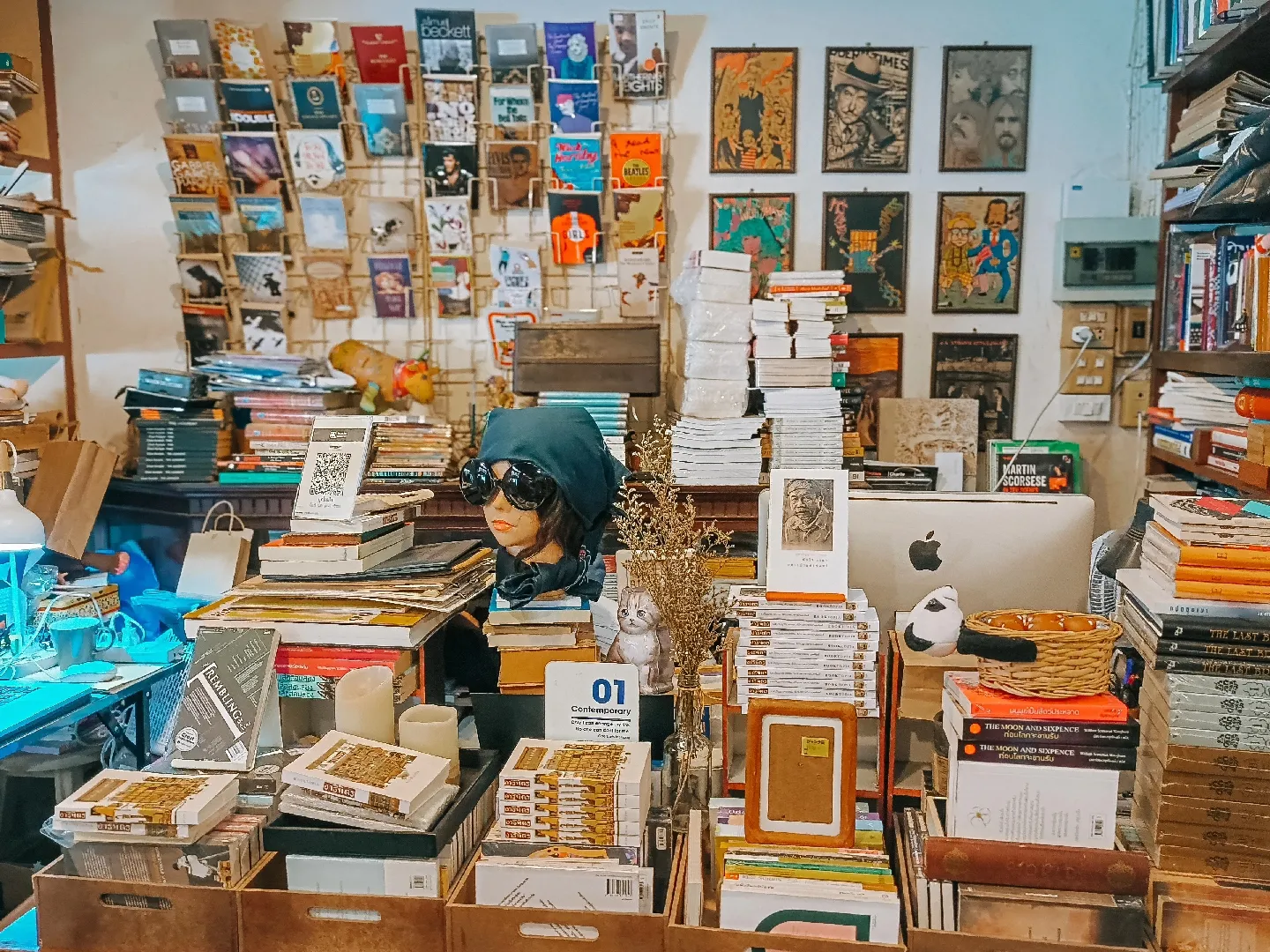 BOOKTOPIA : ร้านหนังสืออุทัยธานี 📕 | แกลเลอรีที่โพสต์โดย ค น ห ล ง ท า ง | Lemon8