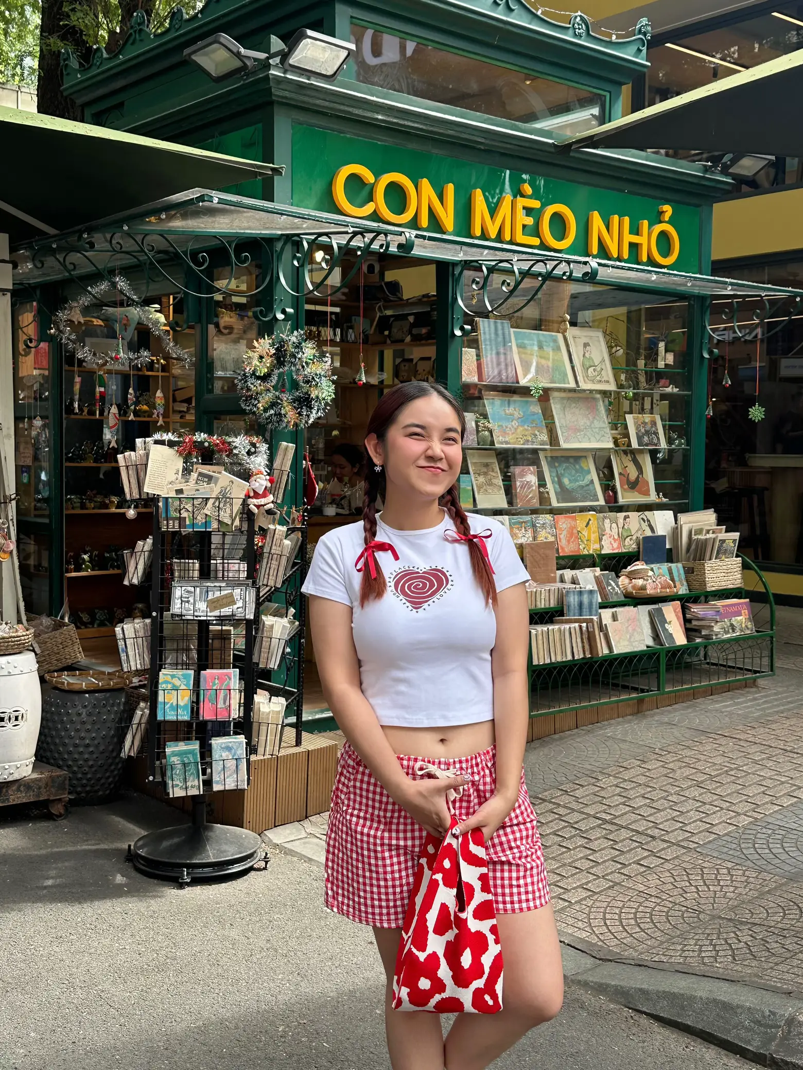 Book Street Ho Chi Minh 🇻🇳 | แกลเลอรีที่โพสต์โดย Pprincesnita | Lemon8