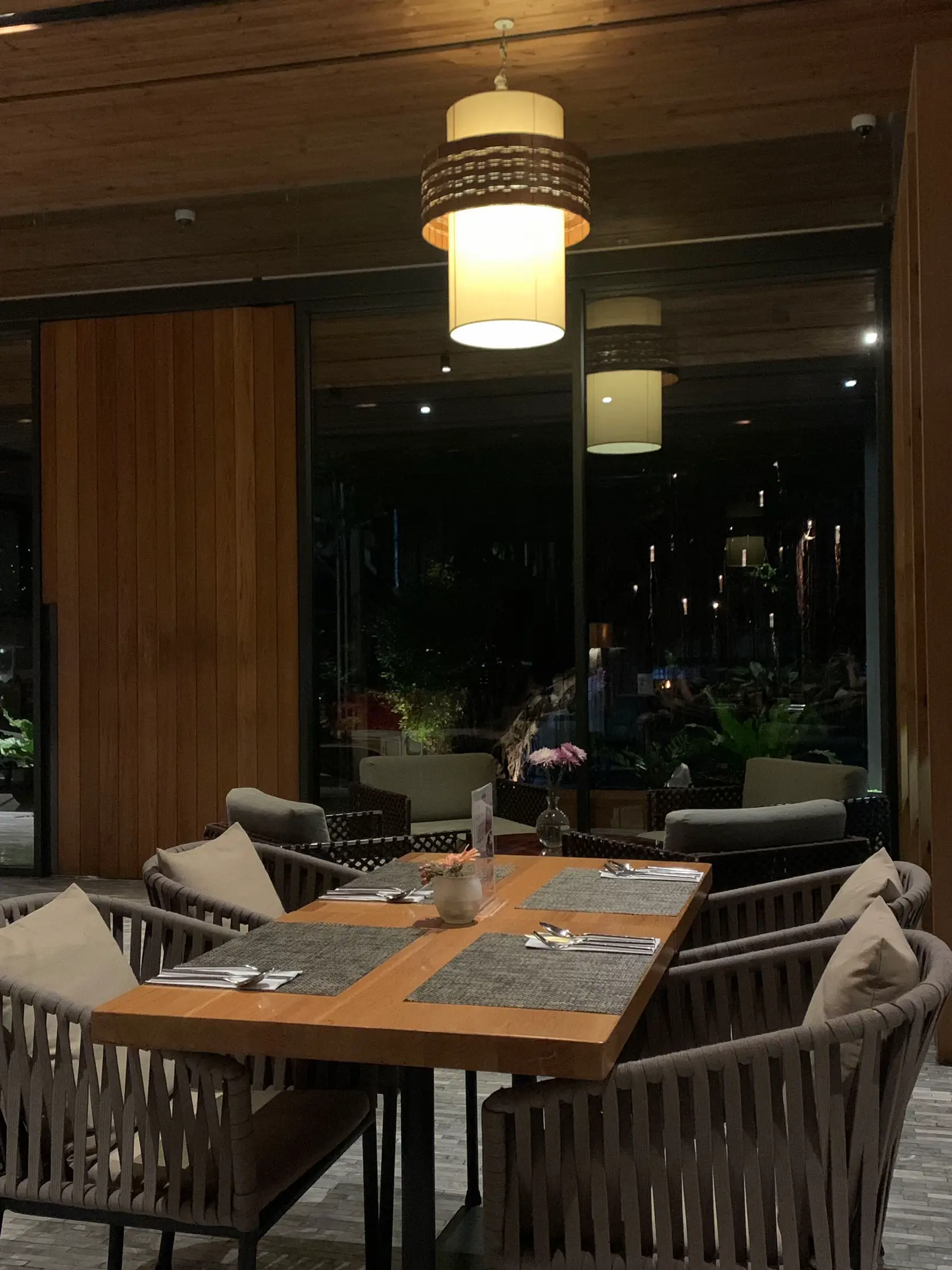 Ad Lib Bangkok ห้องอาหารดีไซน์สวยใจกลางเมือง | แกลเลอรีที่โพสต์โดย ...