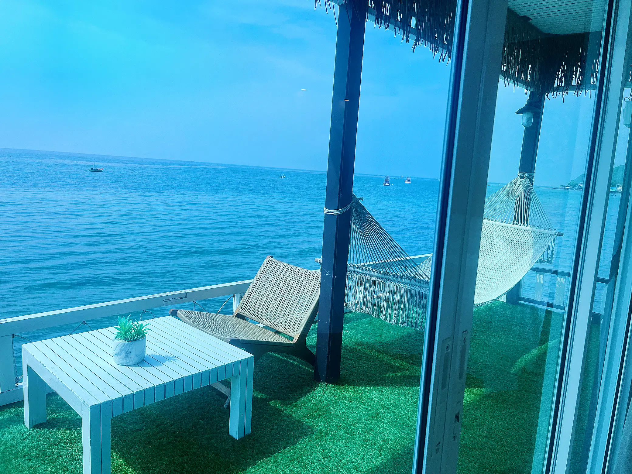 ที่พักวิวปัง บ้านริมน้ำ08 เกาะล้าน 🫶🏻 แกลเลอรีที่โพสต์โดย เข็มมี่รีวิว24 Lemon8
